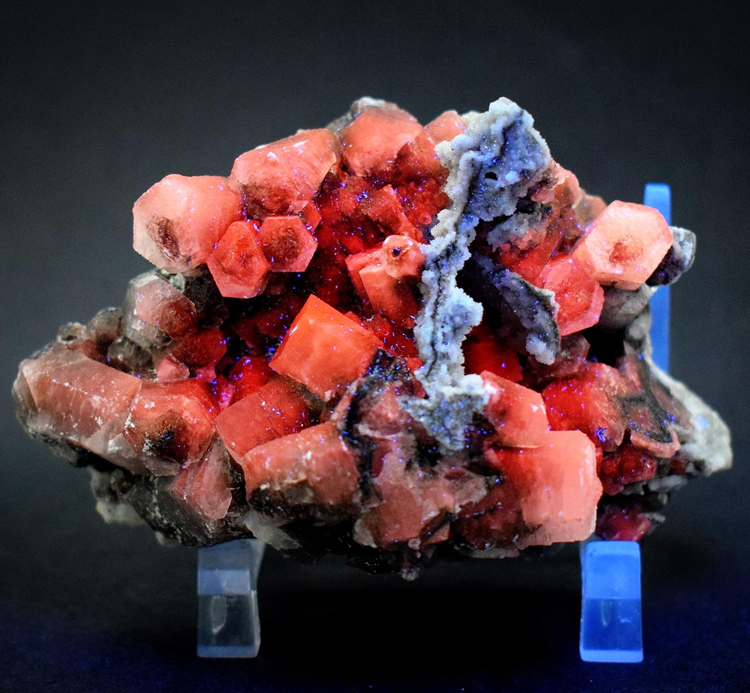 Amazon.com: 200g Hexagonal Columnar Pink Red Fluorescence Calcite ...