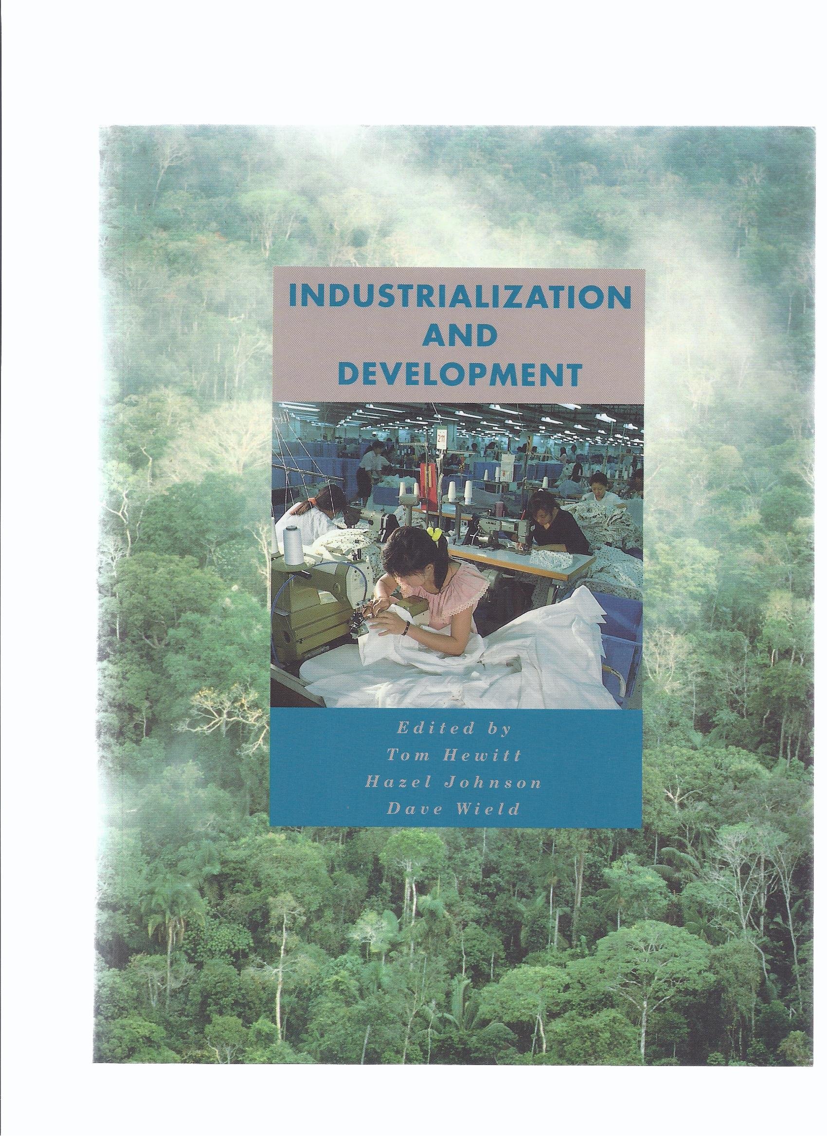 Amazon.com: Industrialization and Development: 9780198773337: Hewitt ...