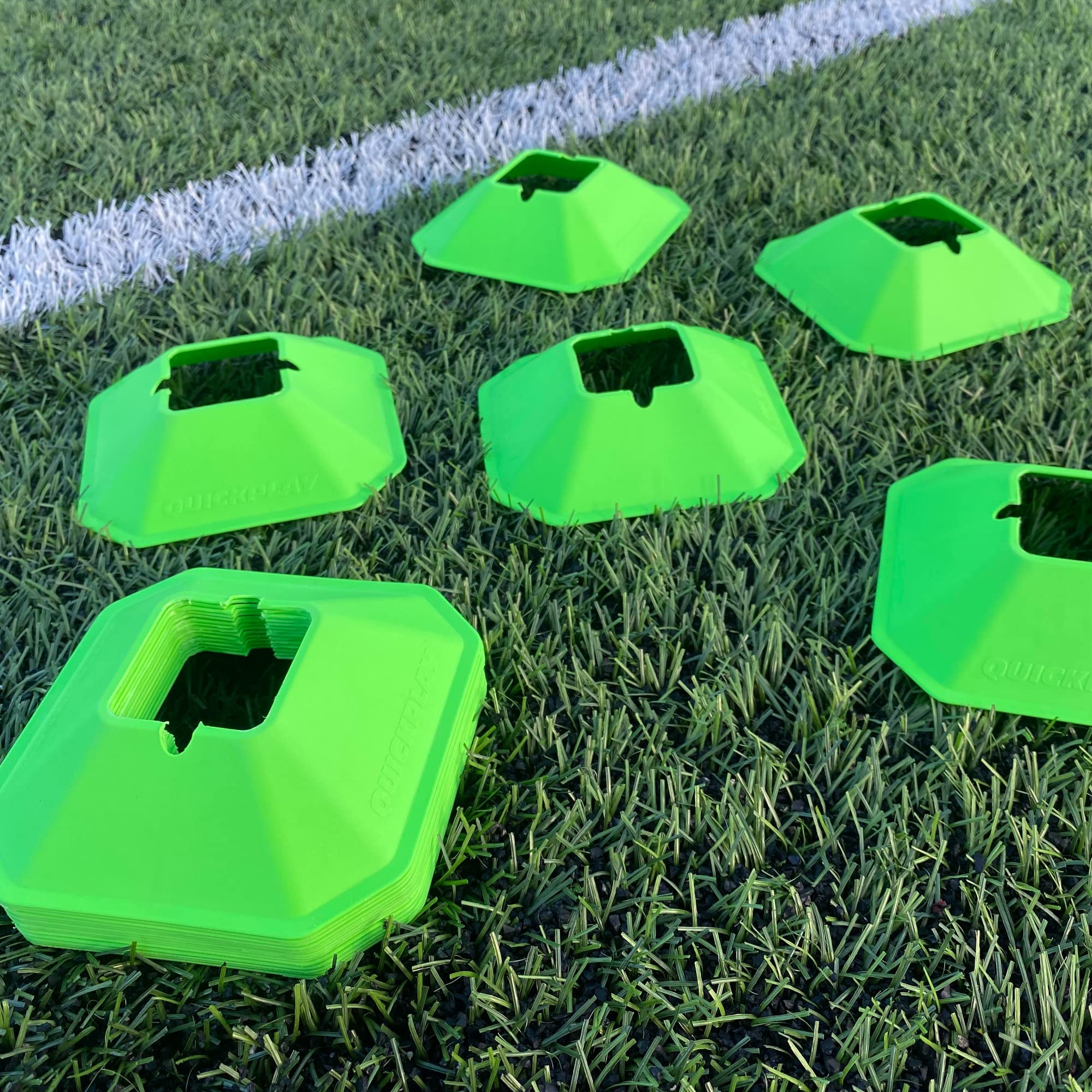 Snapklik.com : QUICKPLAY Soccer Cones - Set Of 20 Highly Visible ...