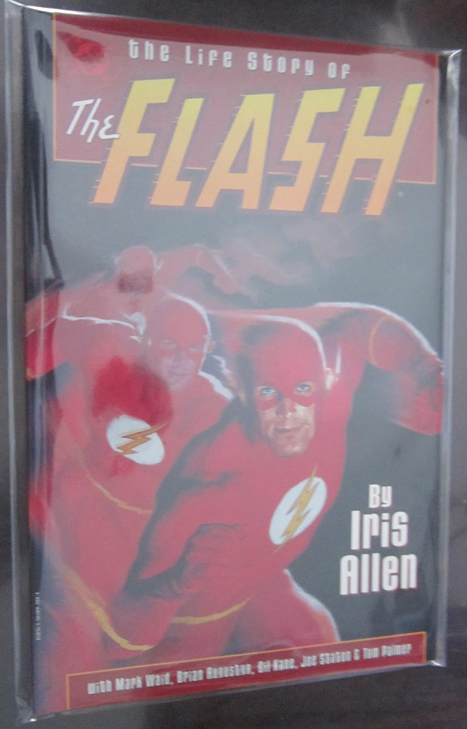 Amazon.com: The Life Story of The Flash: 9781563893896: Mark Waid ...