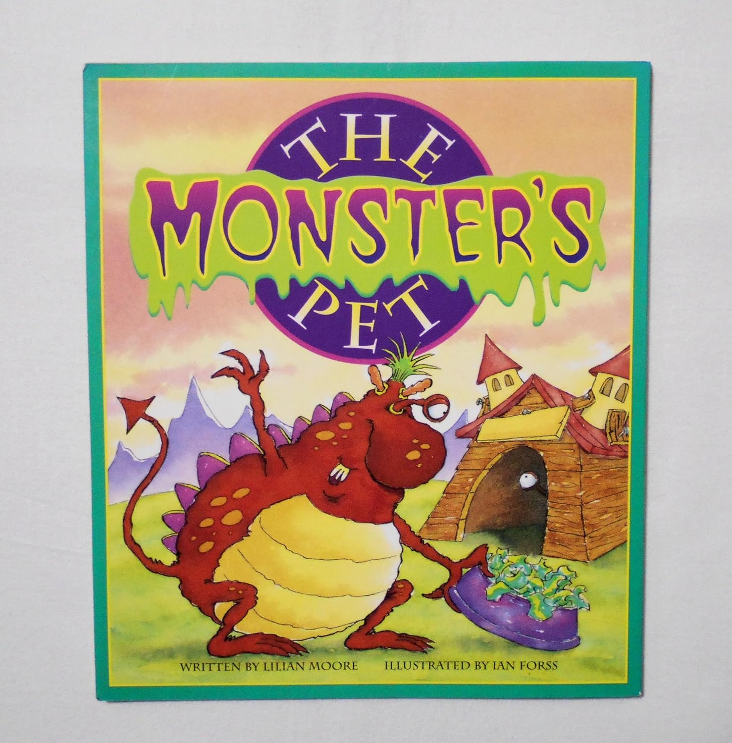 THE MONSTERS PET FOLD-OUT (62340) : Amazon.in: Books