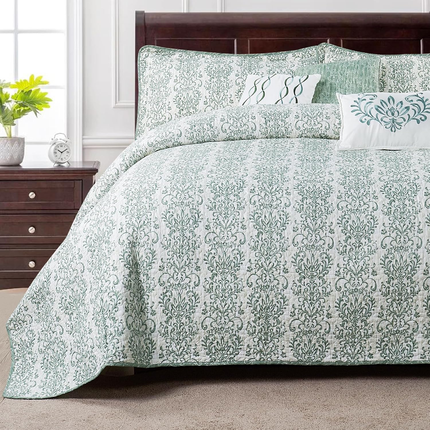 Amazon.com: Home Soft Things Mayfair Printed Microfiber Quilts Coverlet ...