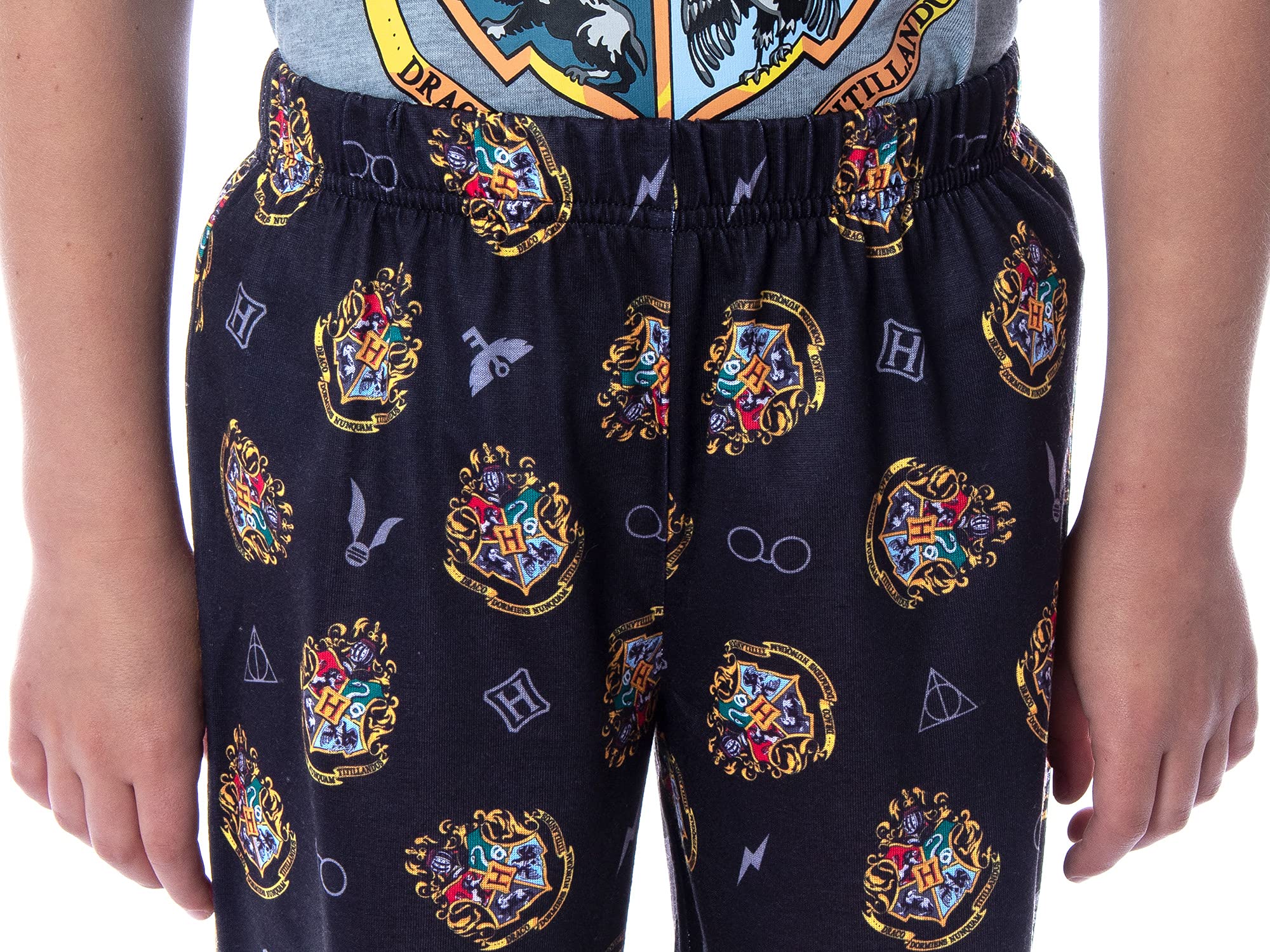 Snapklik.com : Harry Potter Pajamas Boys Hogwarts Castle Crest Logo ...