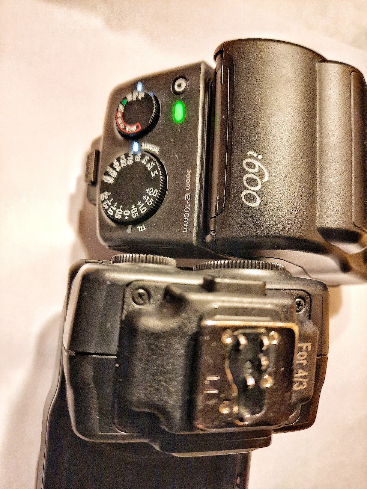 Nissin Blitz i600 Blitzgerät für Anschluss MFT: Amazon.de: Elektronik ...