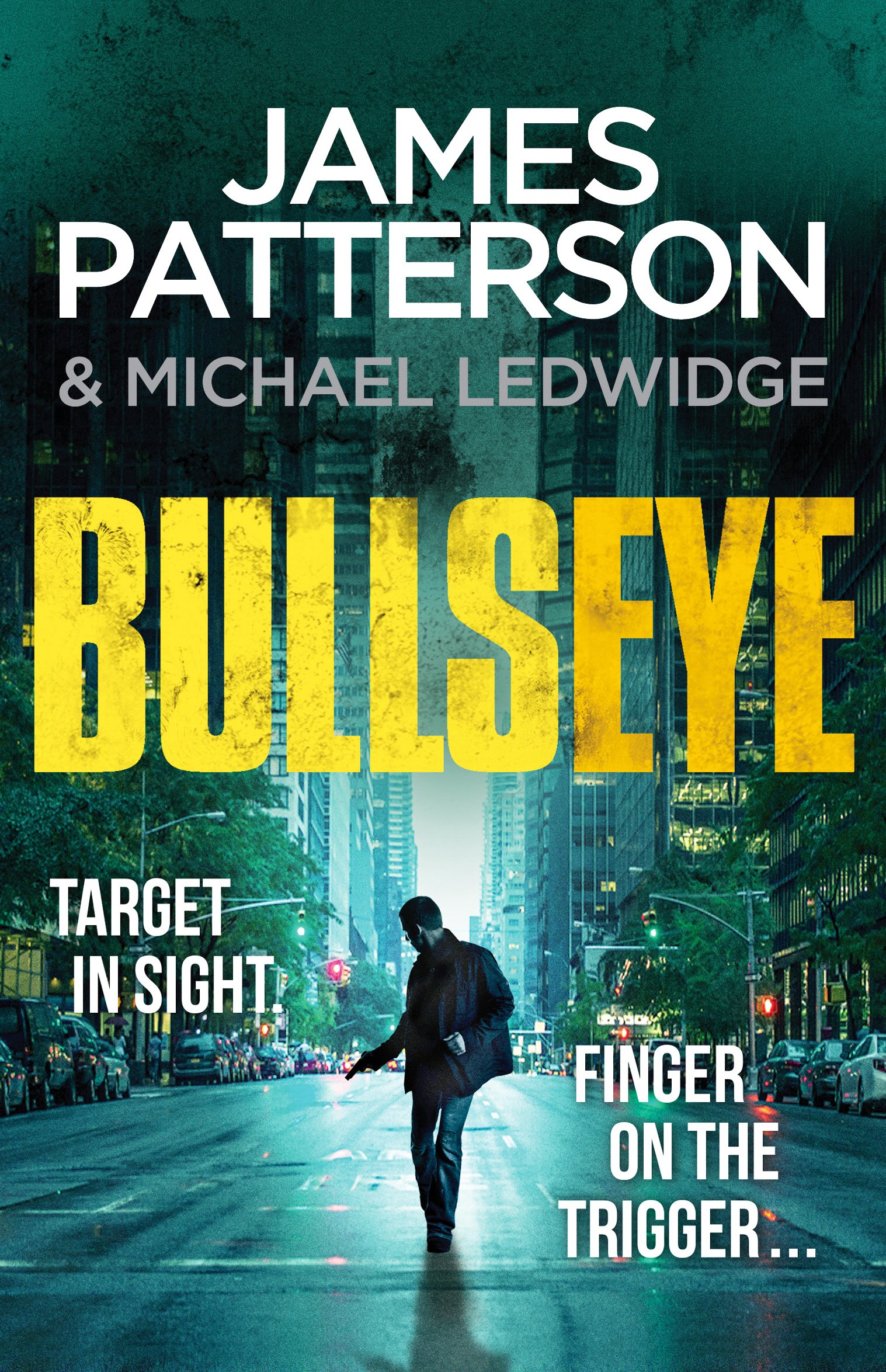 BULLSEYE: James Patterson: 9780099594383: Amazon.com: Books