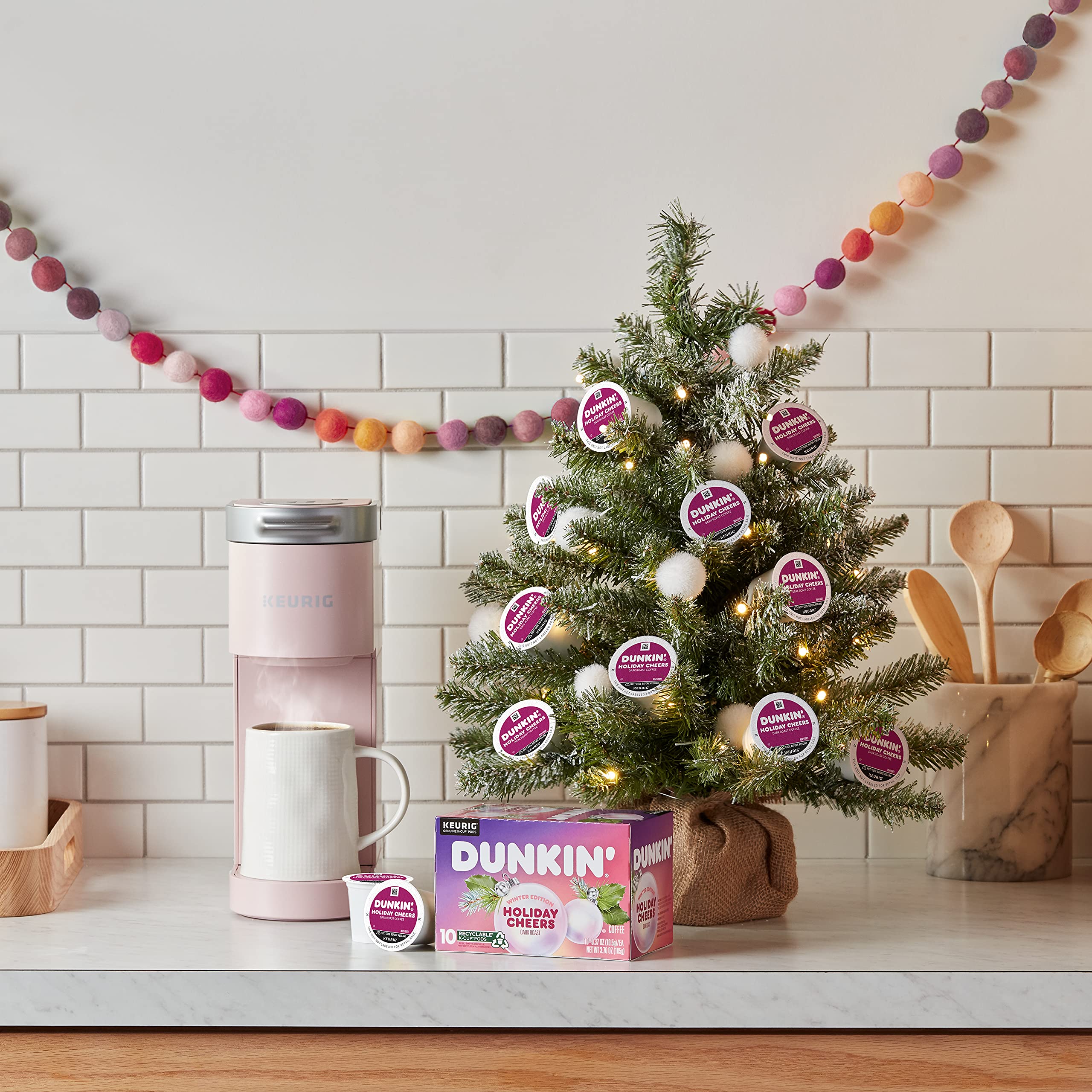 Dunkin Donuts Christmas Logo Dunkin' 'Holidays: Everybody Loves A