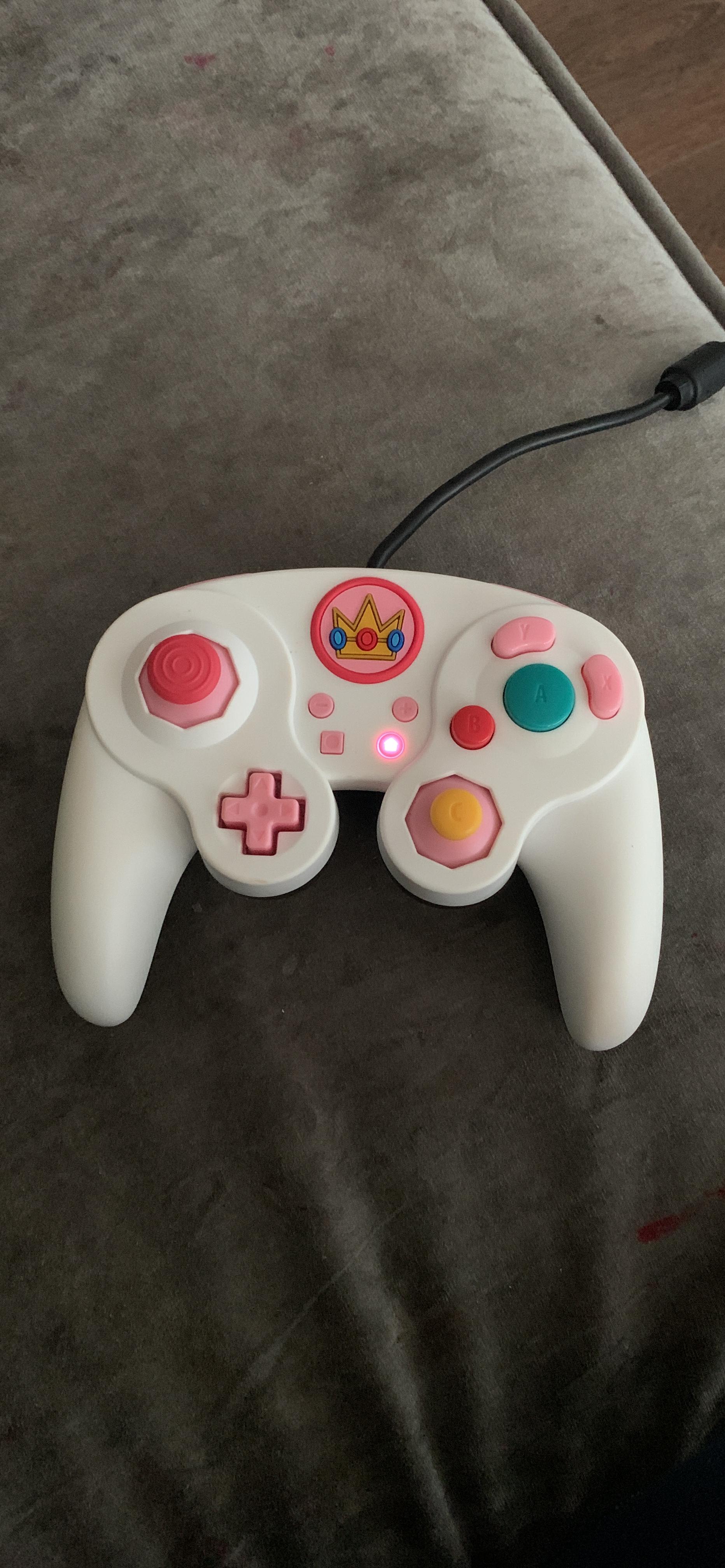 Wired Fight Pad Pro (NS - Peach - EU) (Nintendo Switch) : Amazon.co.uk ...