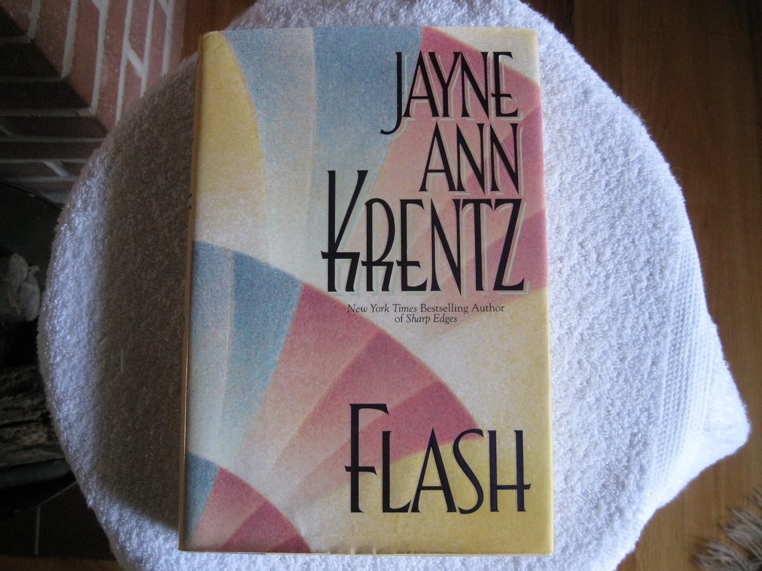 Flash: Krentz, Jayne Ann: 9780671523084: Amazon.com: Books
