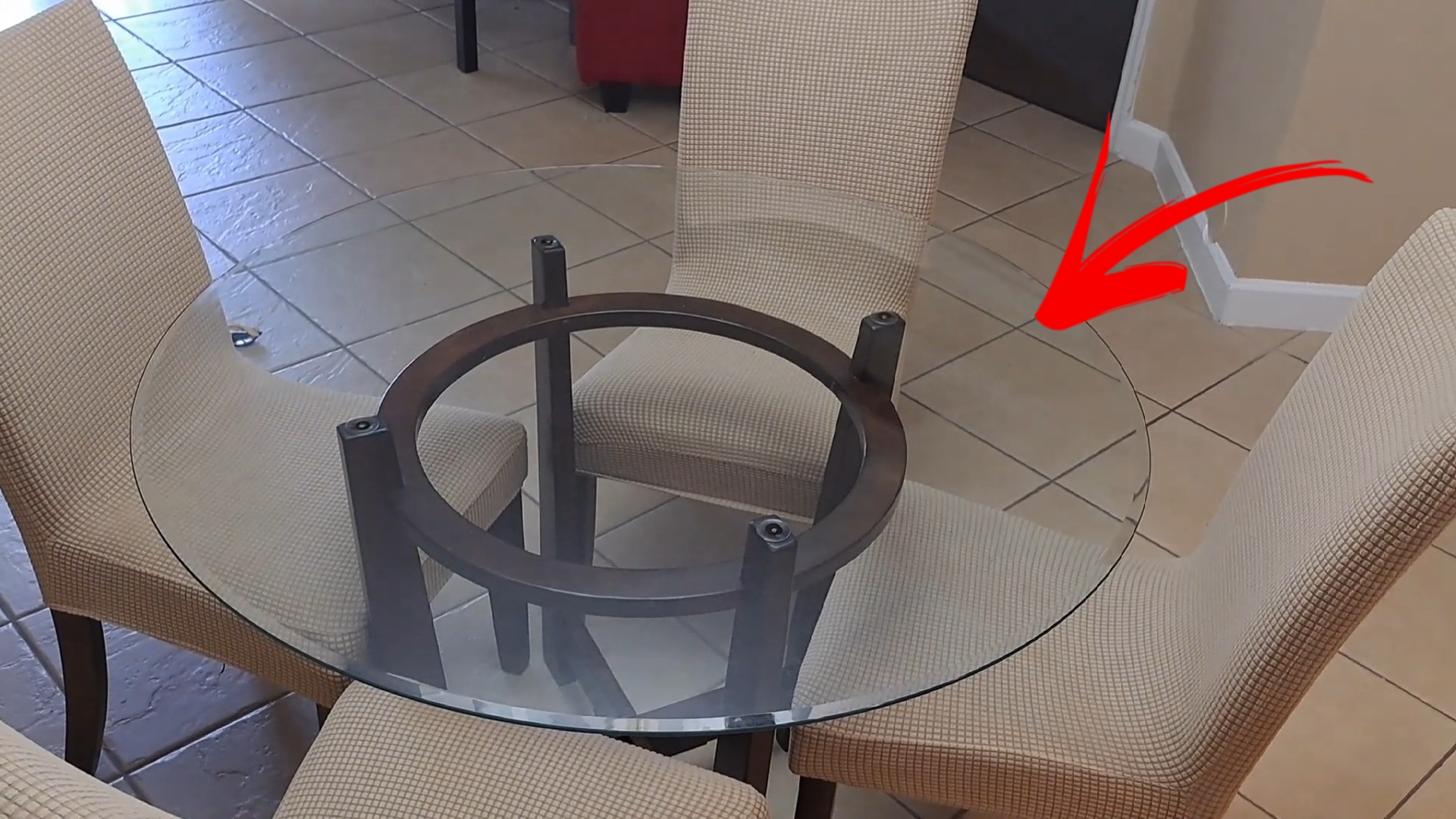 Watch A beautiful round glass table top look on Amazon Live