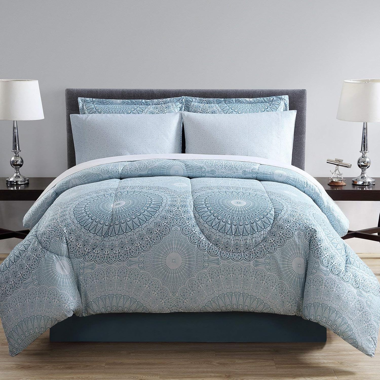 Amazon.com: Ellison Great Value 16811704BB Sophia Stripe 8 Piece Bed in ...