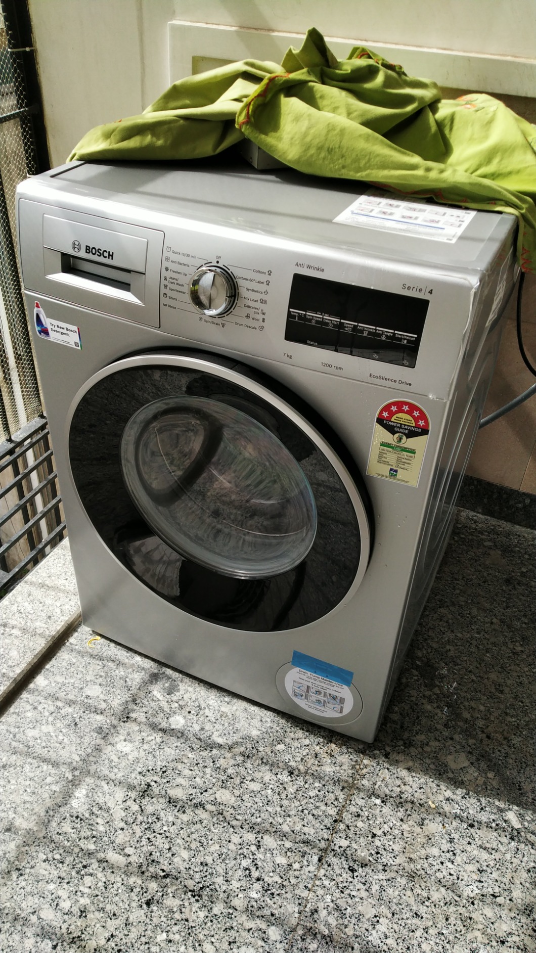 Bosch 7 kg Fully-Automatic Front Loading Washing Machine (WAJ2446SIN ...