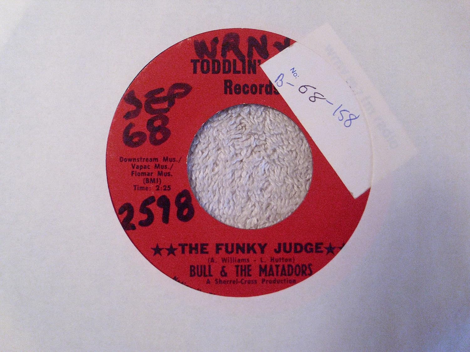 Bull and the Matadors - The Funky Judge / The Funky Judge - Amazon.com ...