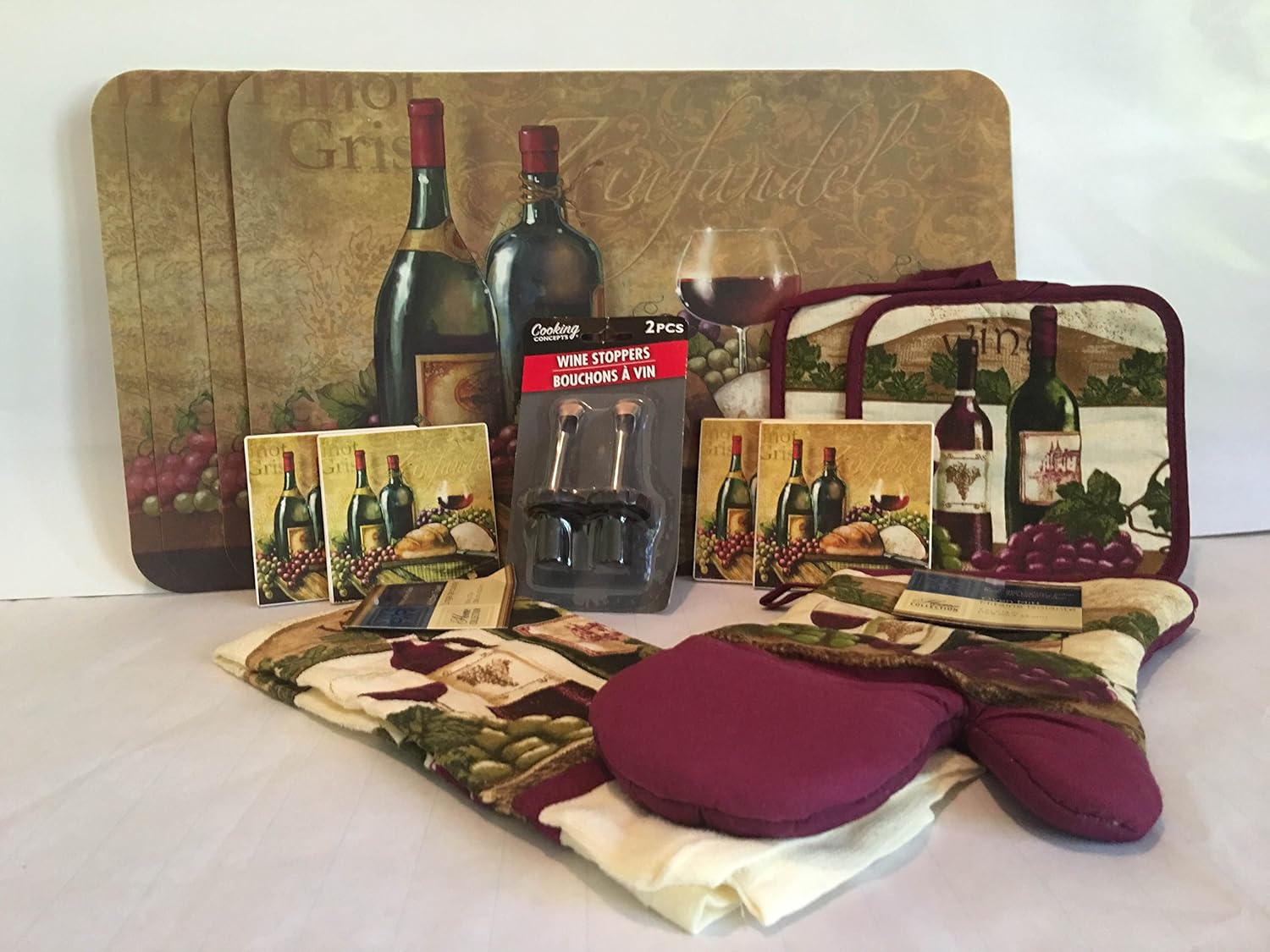 Amazon.com: Wine-Themed Kitchen Set 14-Piece Bundle - Placemats ...