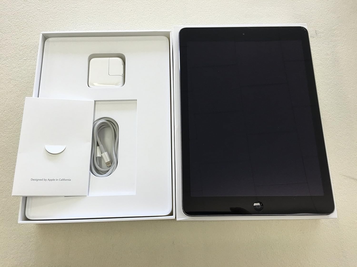 Amazon.com : Apple iPad Air MD786LL/B touchscreen tablet (iOS 8, 1GB ...