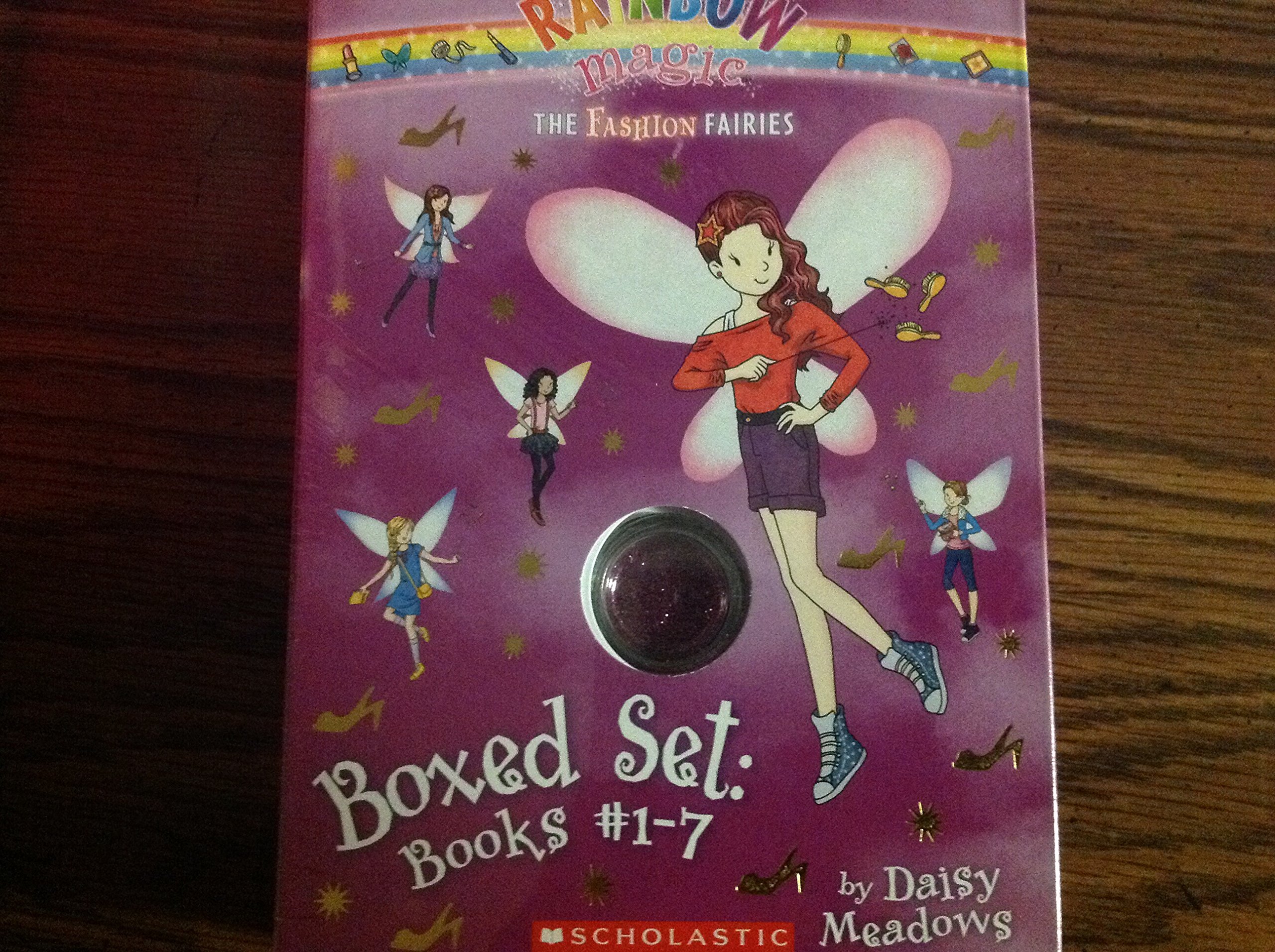 Rainbow Magic the Fashion Fairies Boxed Set in Slip Case: Meadows ...