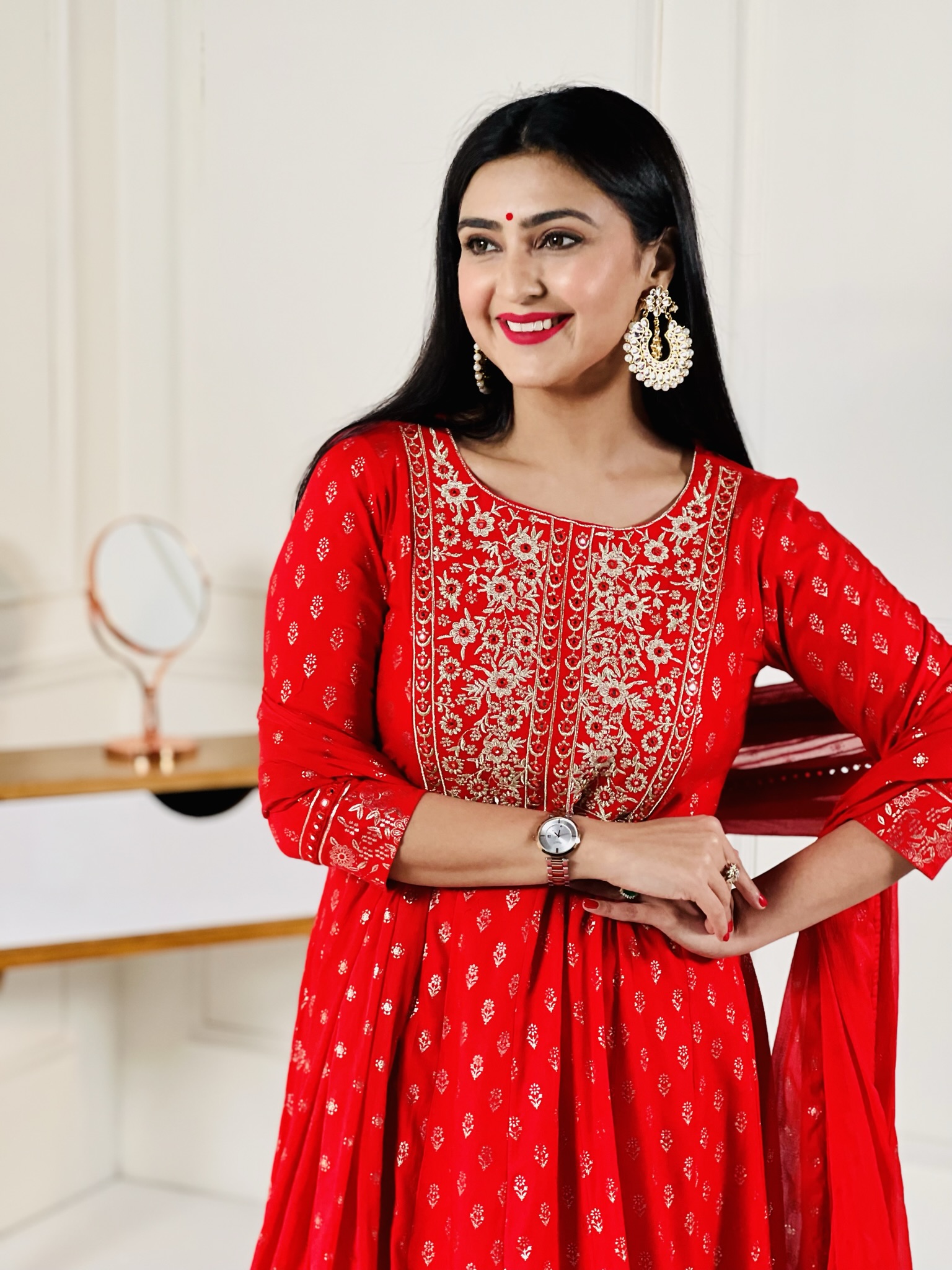 Red is a colour one can never go wrong with! The colour of love ...