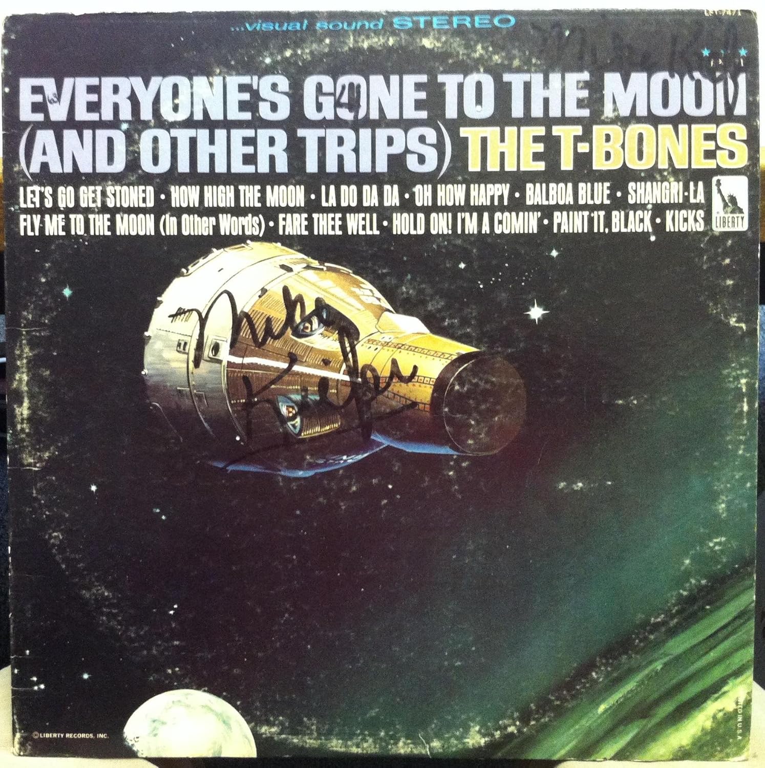 Amazon.com: THE T BONES EVERYONE'S GONE TO THE MOON vinyl record: CDs ...
