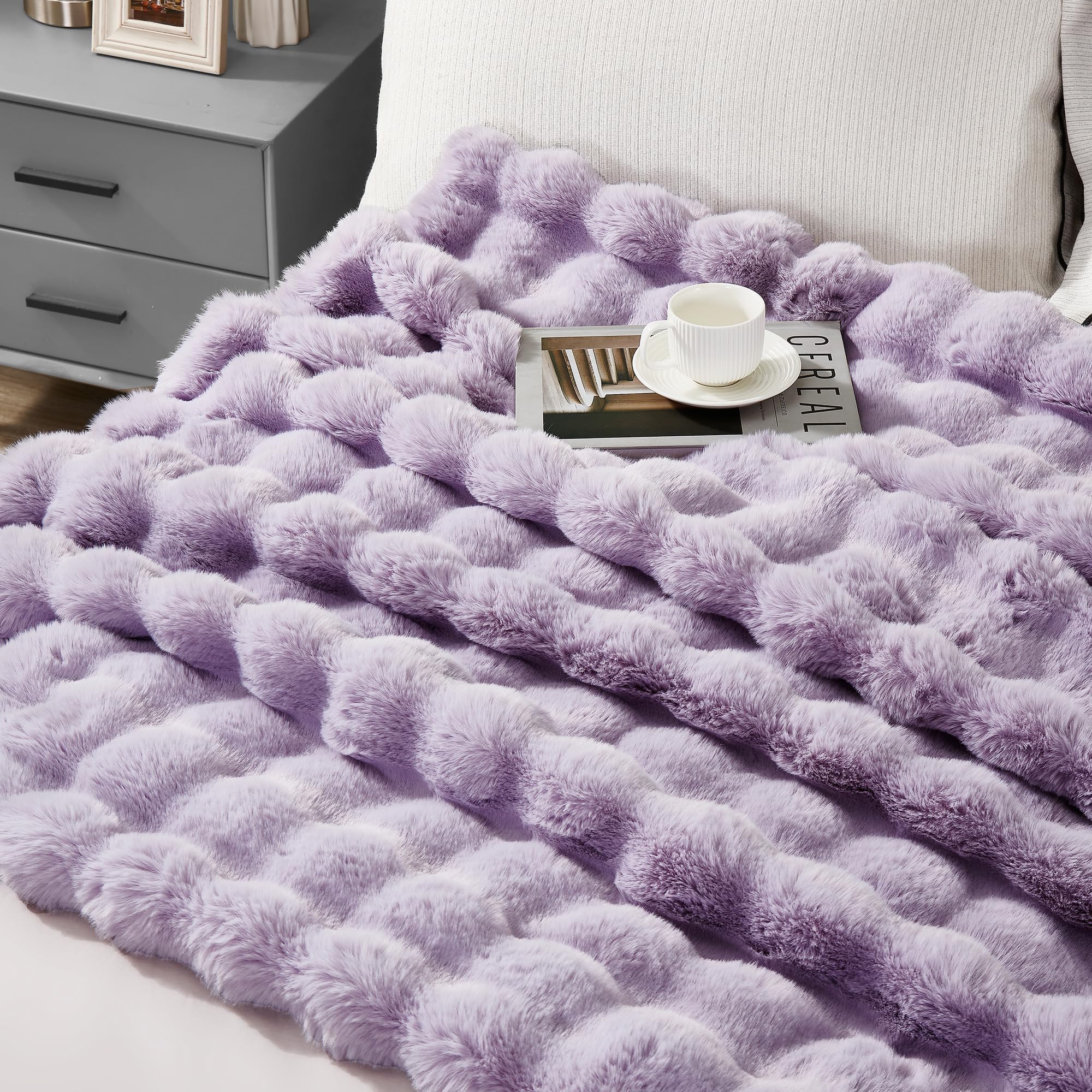 Amazon.com: JONIYEAR Soft Fluffy Oversized Bubble Faux Rabbit Fur Throw ...