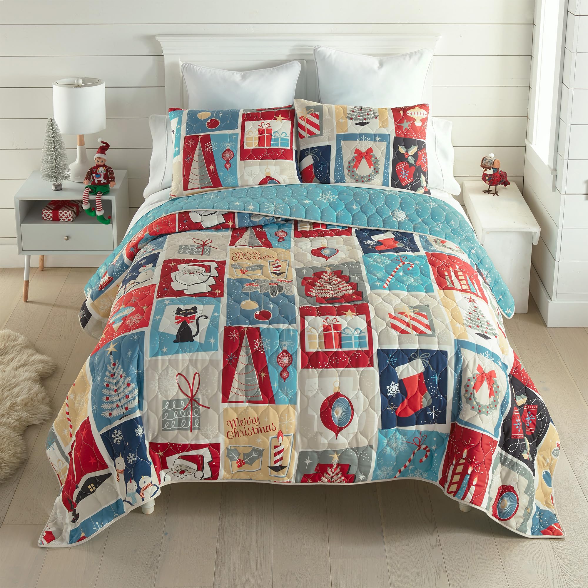 Amazon.com: Donna Sharp Queen Bedding Set - 3 Piece - Retro Christmas ...