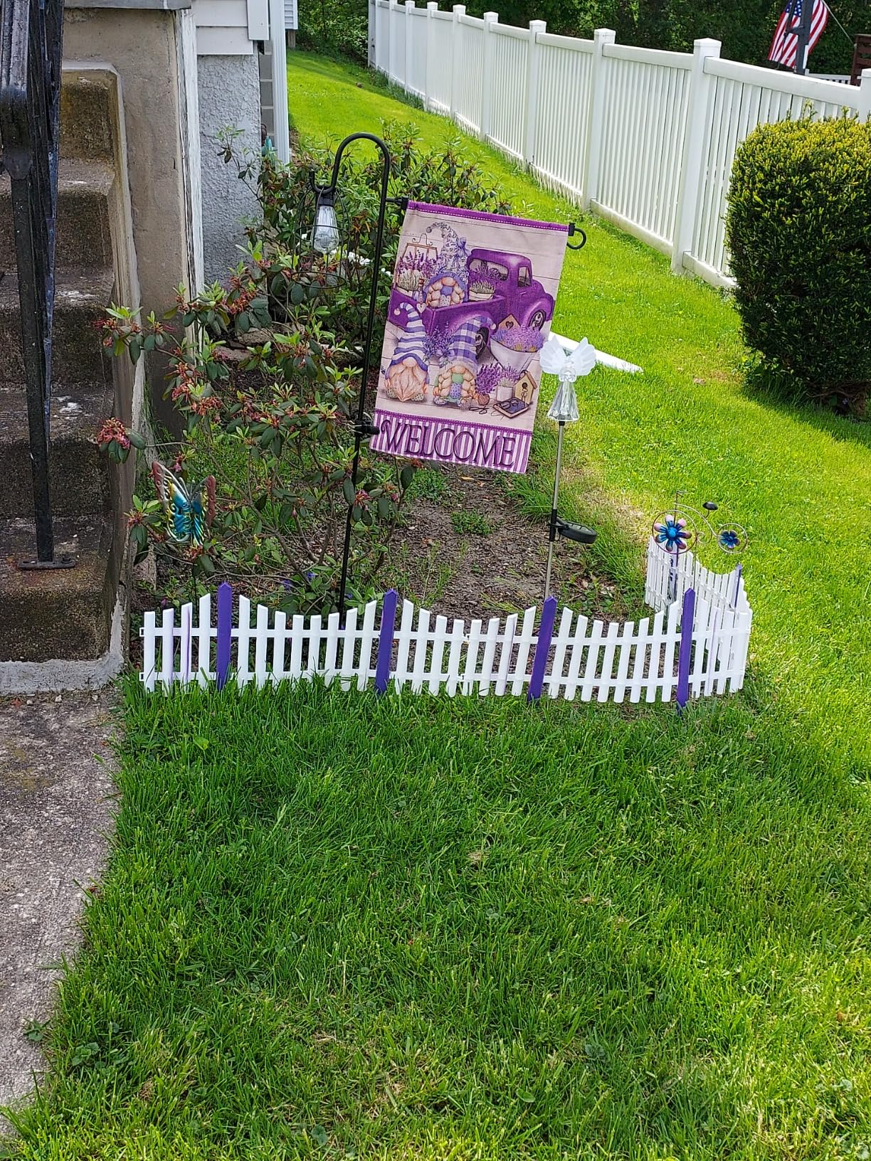 Amazon.com : Collections Etc Flexible White Picket Fence Border for ...
