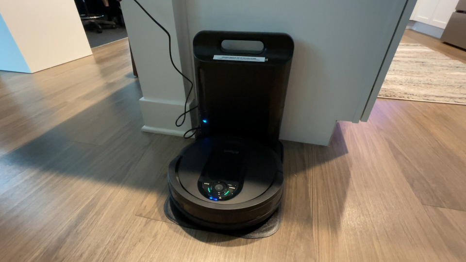 Watch The best robot vacuum I've ever owned. on Amazon Live