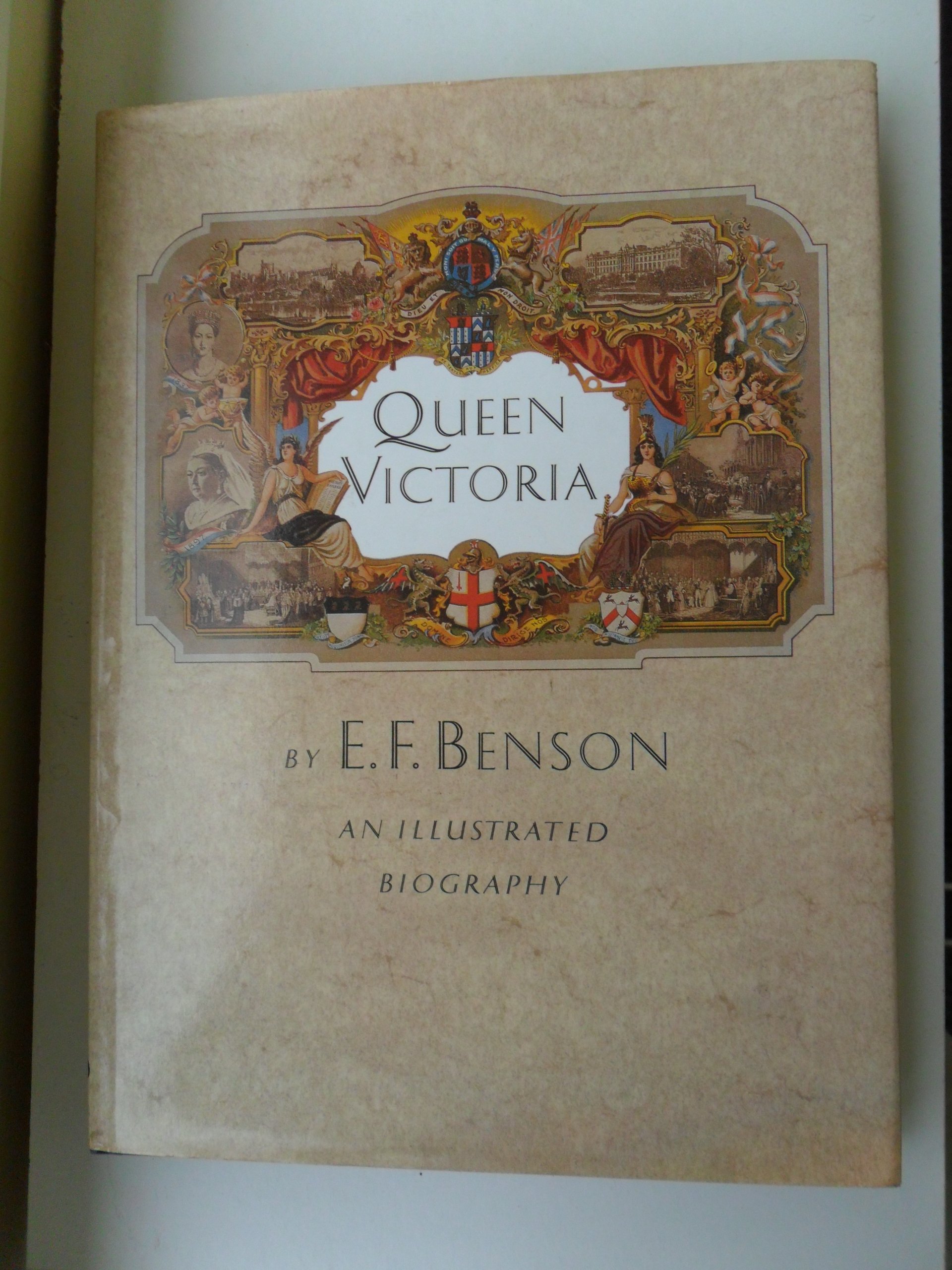 QUEEN VICTORIA: Benson, E.F.: 9780701132675: Amazon.com: Books