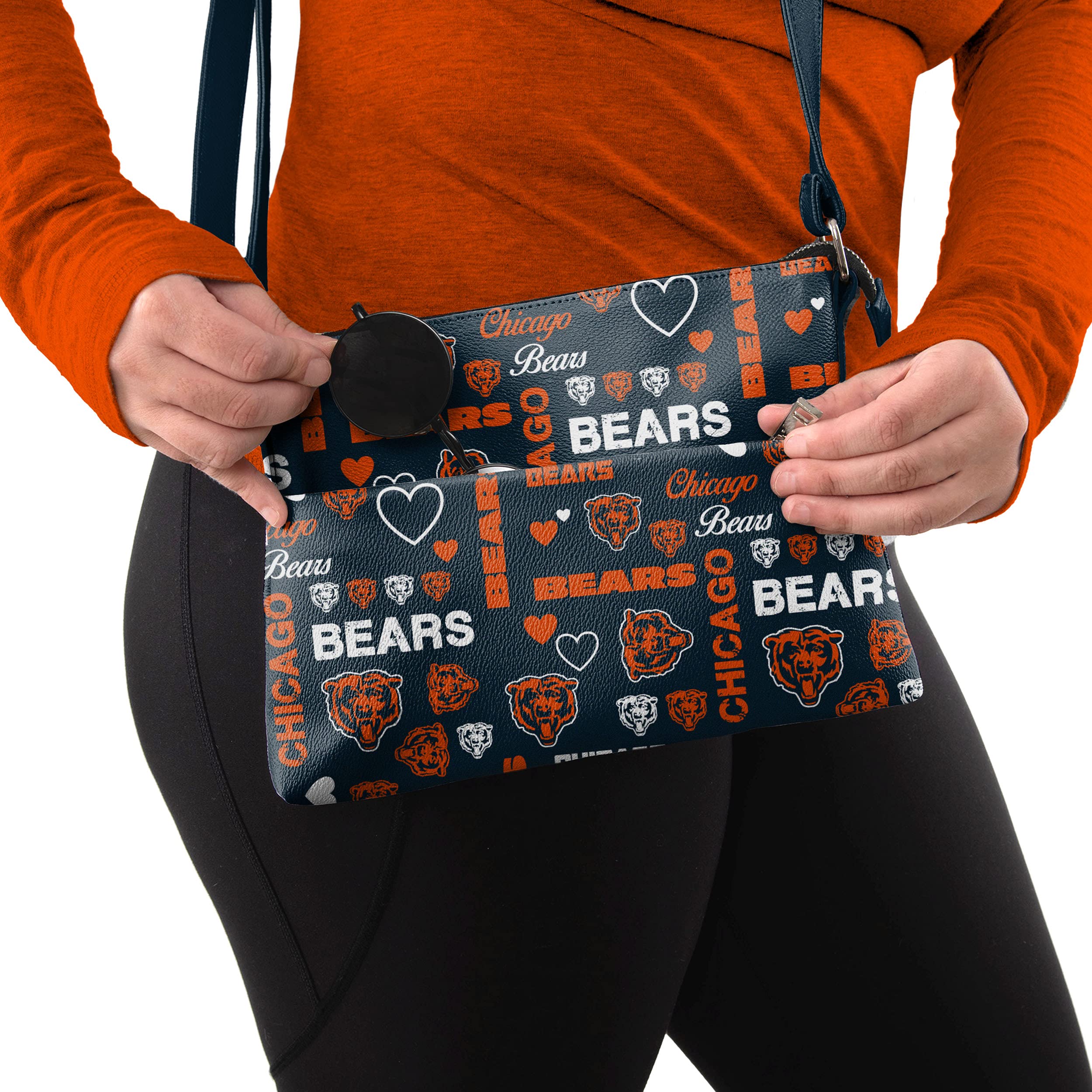 Snapklik.com : Chicago Bears NFL Logo Love Crossbody Purse