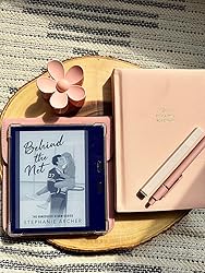Behind the Net : Archer, Stephanie: Amazon.ca: Books