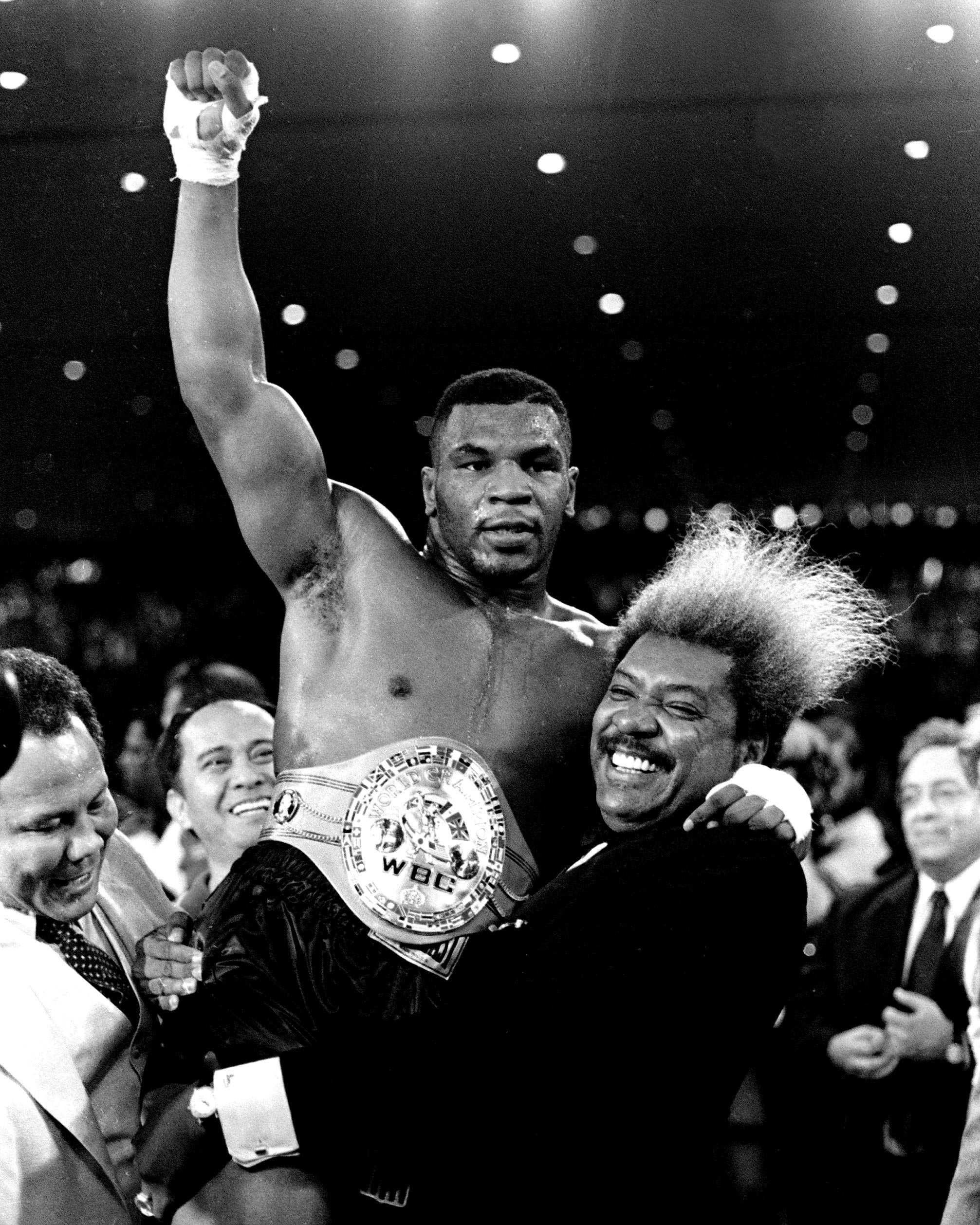 Imágenes En Blanco Y Negro De Mike Tyson Esta Obra De Mike Tyson Es