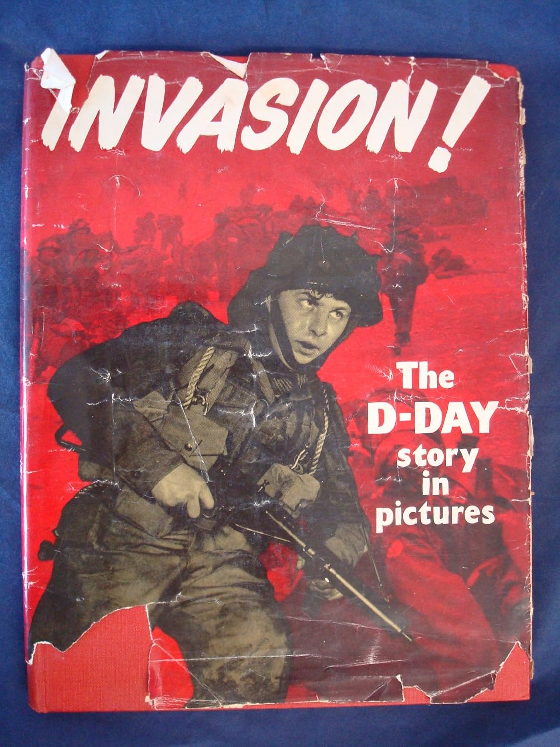 Invasion ! The D-Day Story in Pictures: Amazon.co.uk: John St John ...