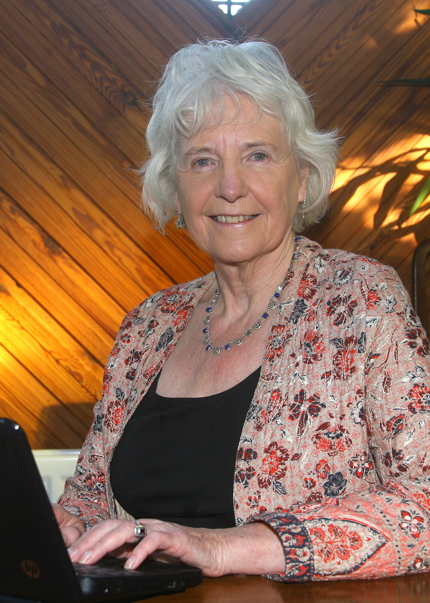 Amazon.co.uk: Angela Courtney: books, biography, latest update