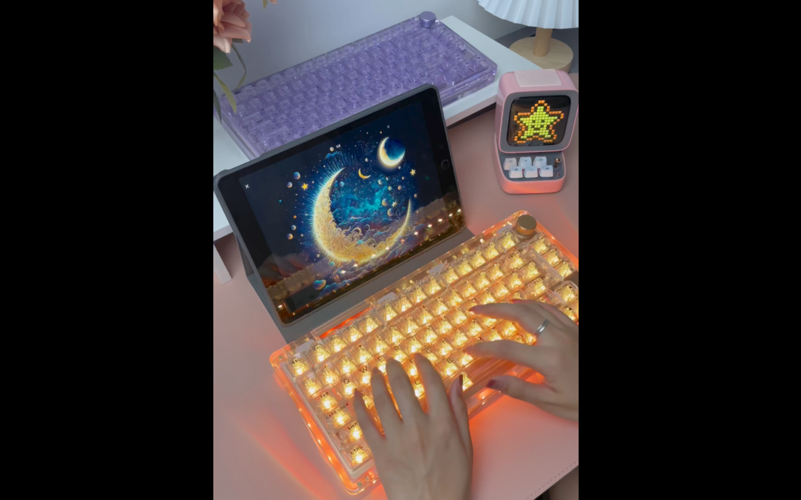 Watch Moonlights LED effects on 81 Phantom Keyboard on Amazon Live
