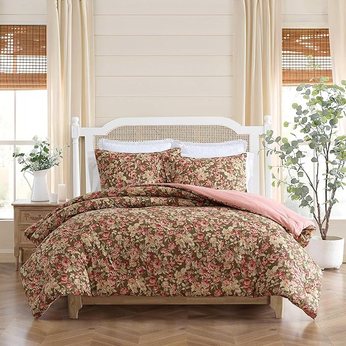 Amazon.com: Laura Ashley - King Comforter Set, Soft Cotton Bedding with ...