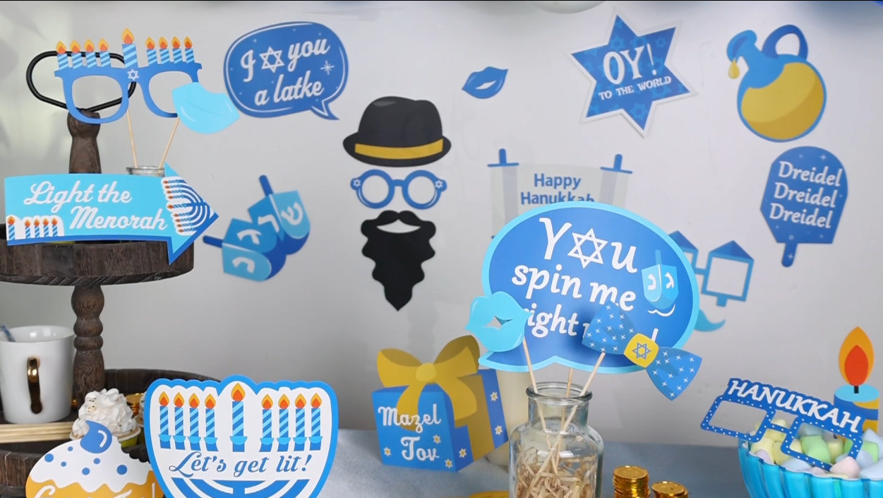 Watch Hanukkah Photo Booth Props on Amazon Live