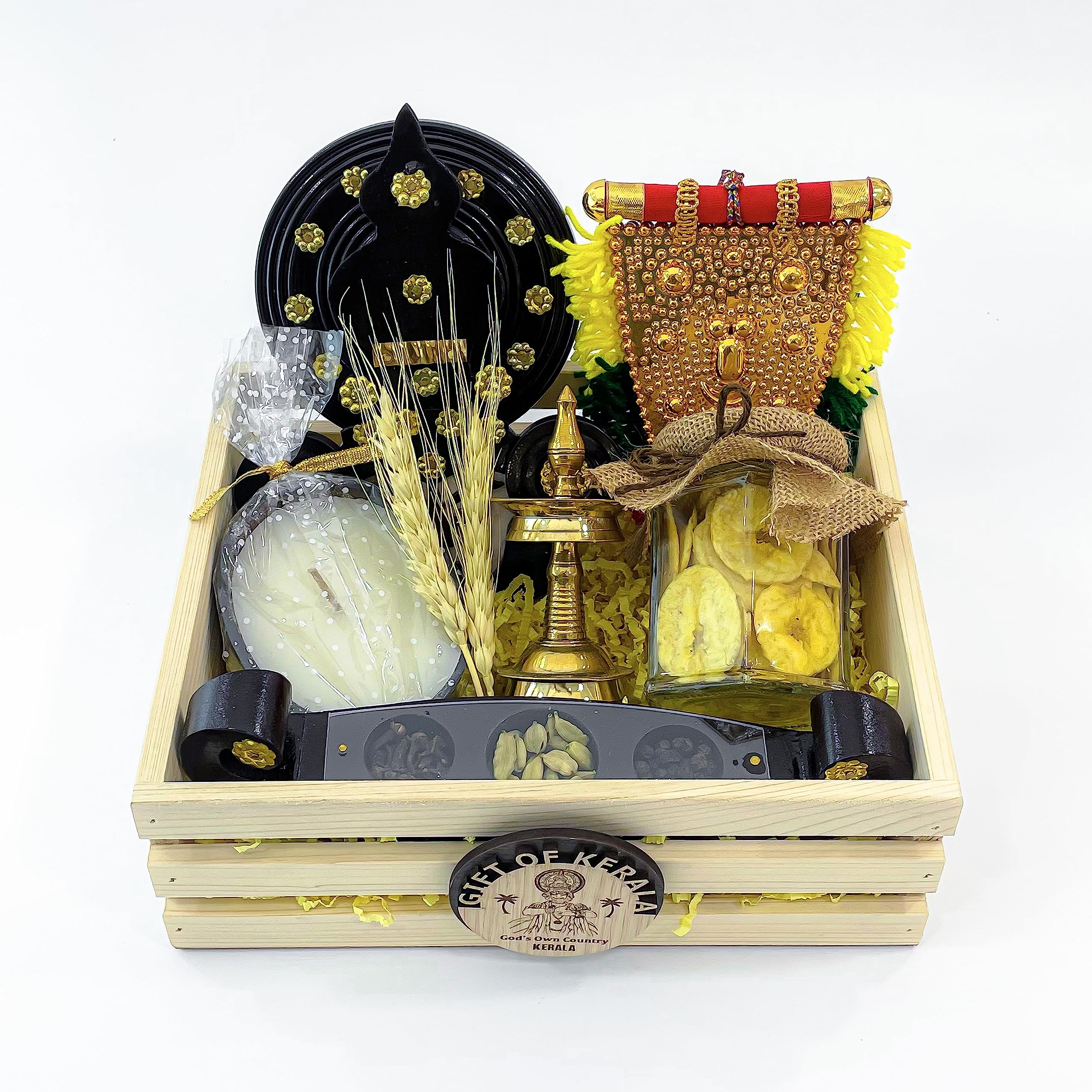 Angroos Delightful Onam Traditional Gifts Filled With Nilavilakku ...