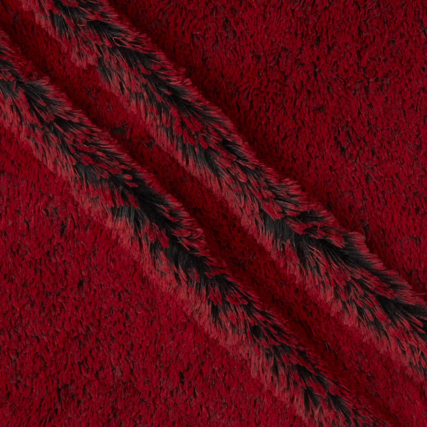 Amazon.com: Shannon Minky Luxe Cuddle Frosted Shag Black/Cardinal ...