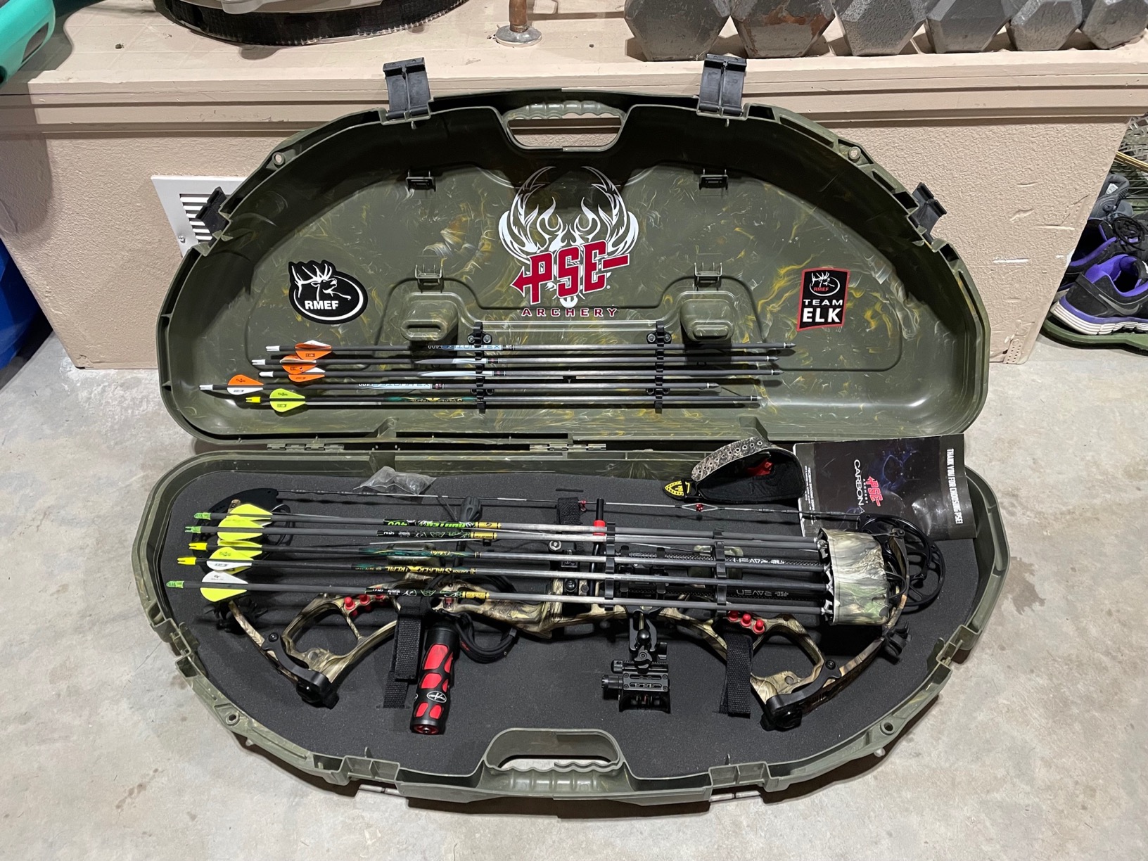 Amazon.com : Plano Compact Bow Case - Camo : Airsoft Gun Cases : Sports ...