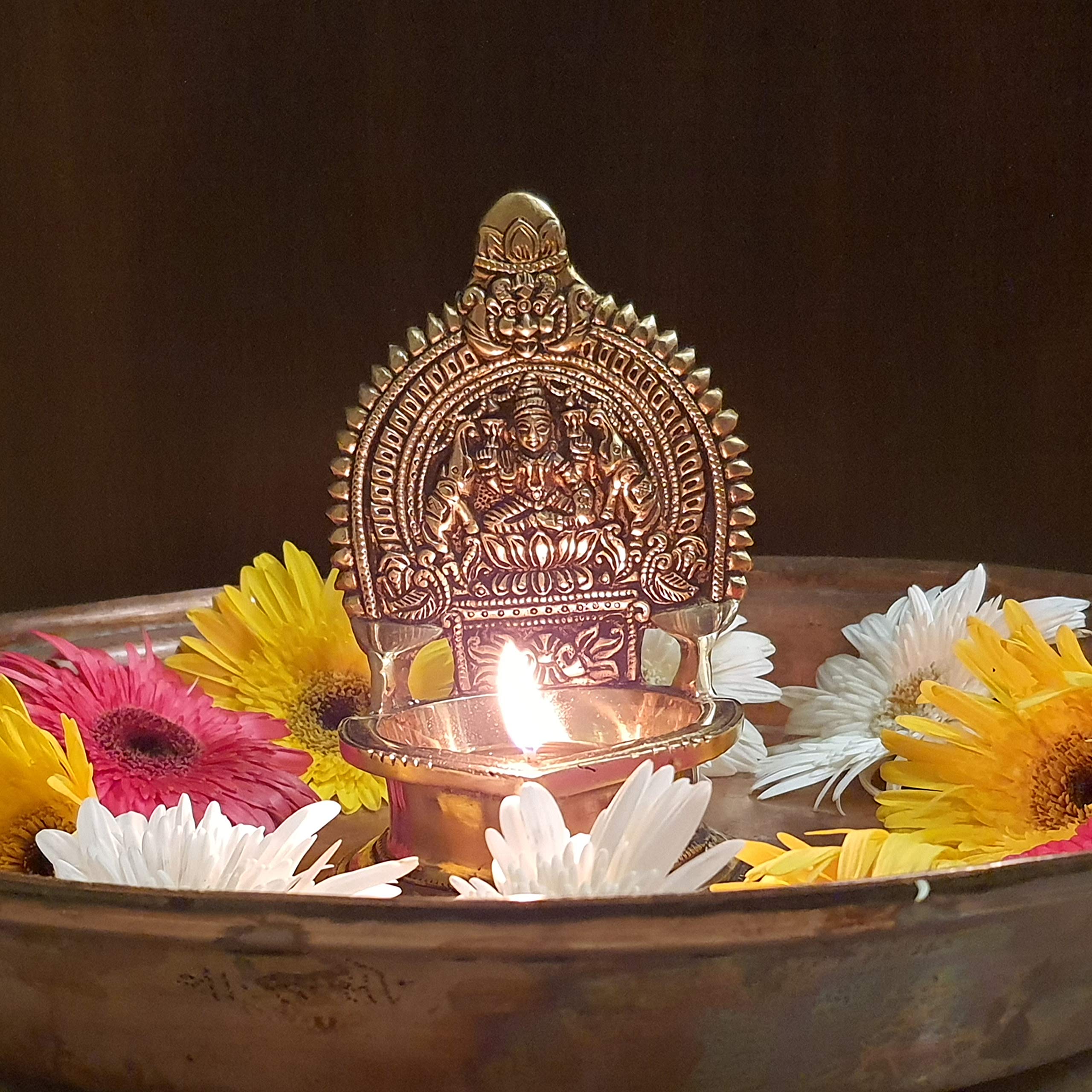 Indian Diwali Oil Lamp Pooja Diya Brass Light Puja Decorations Mandir ...