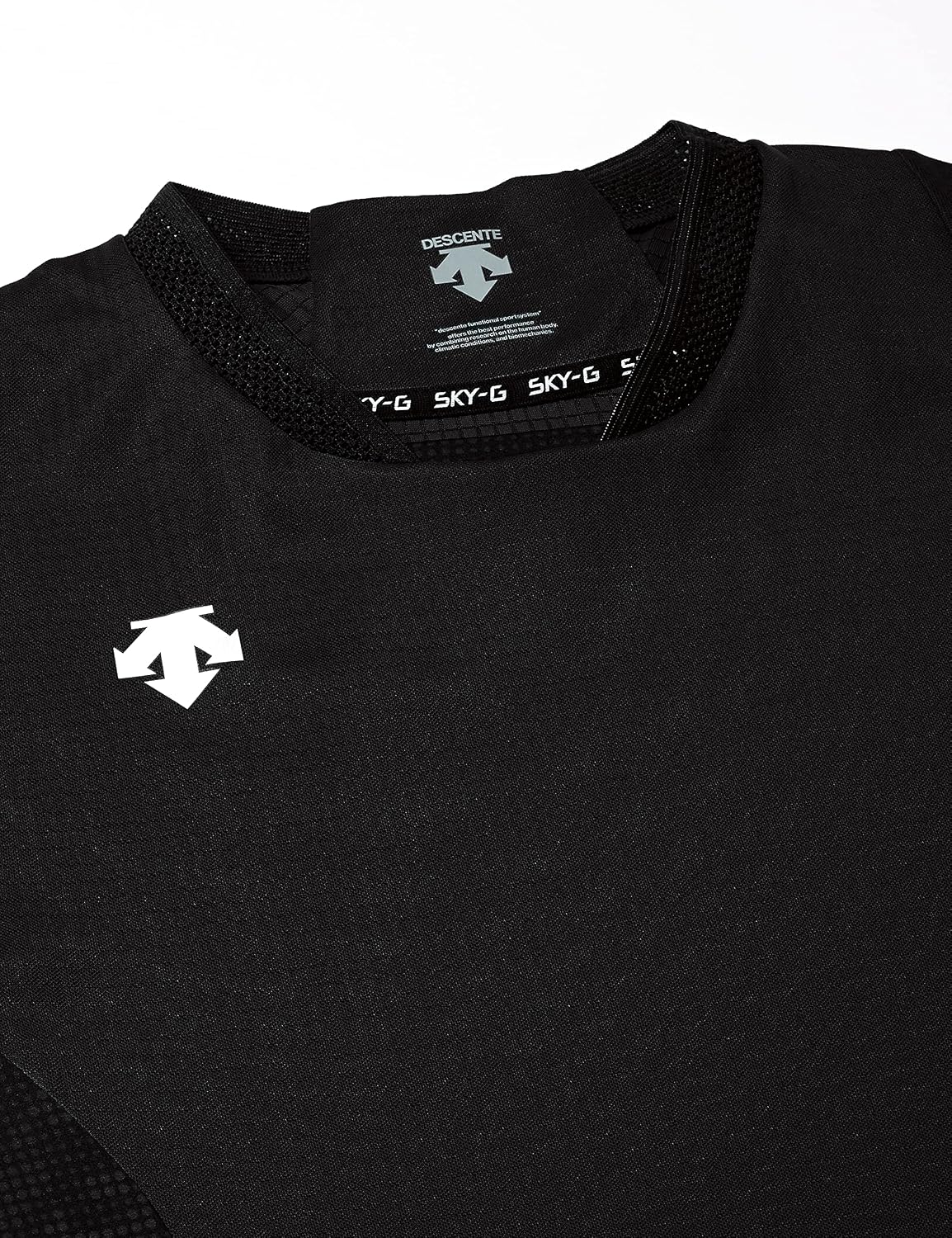 Descente DVB-5929 Short Sleeve Practice Shirt Review - Golf Chippy