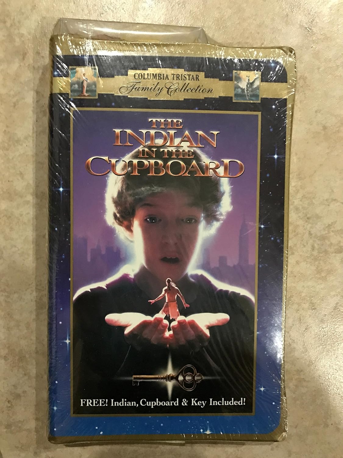 Amazon.co.jp: Indian in the Cupboard [VHS] : Litefoot, Scardino: DVD