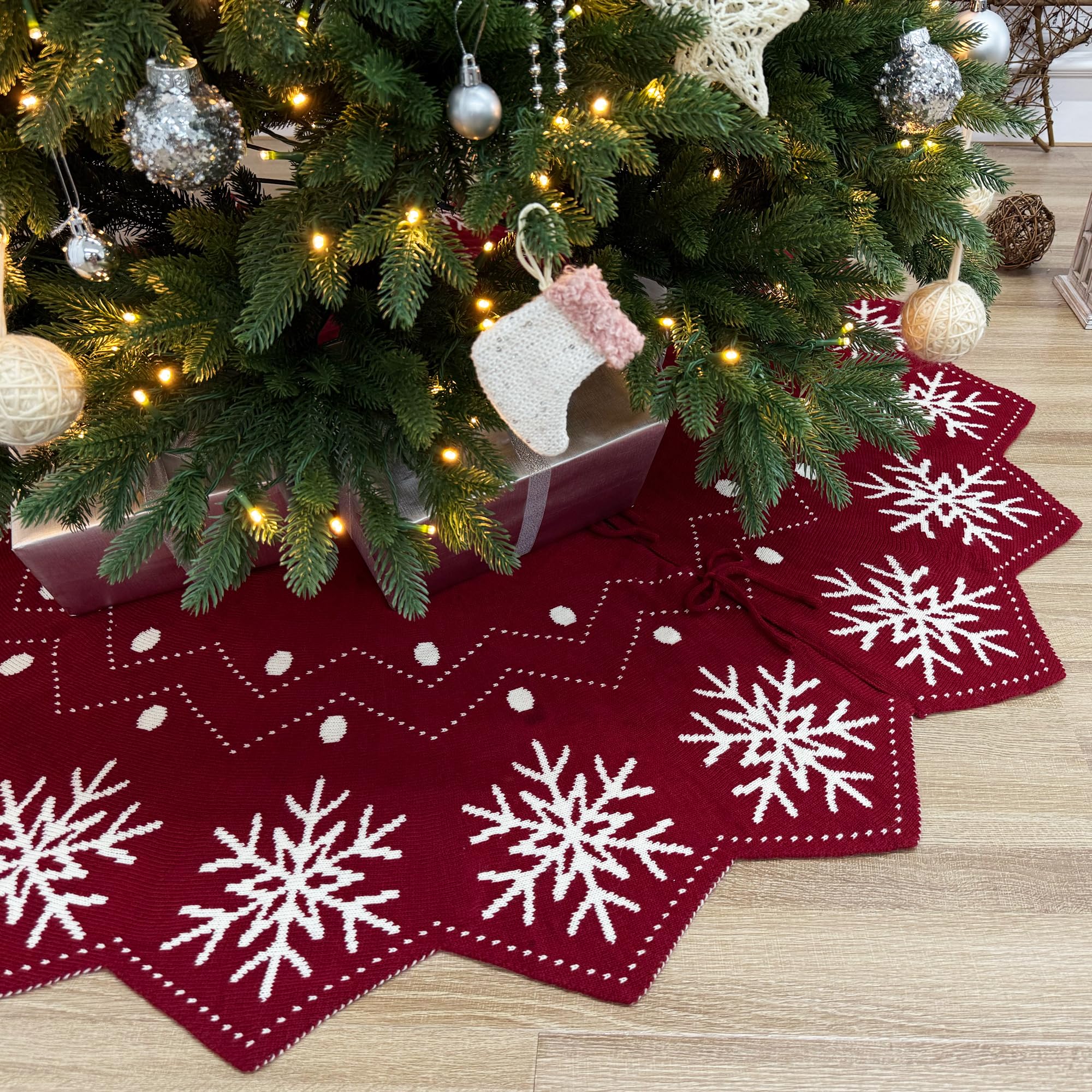 60-Inch Wavy Edged Reversible Knit Christmas Tree Skirt: Burgundy ...