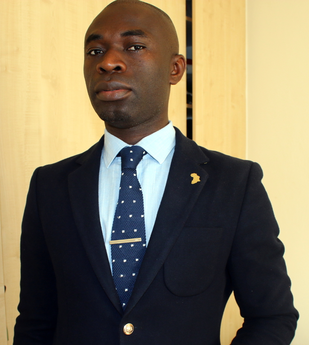 Amazon.com: Samusindeen 'Sam' Apata: books, biography, latest update