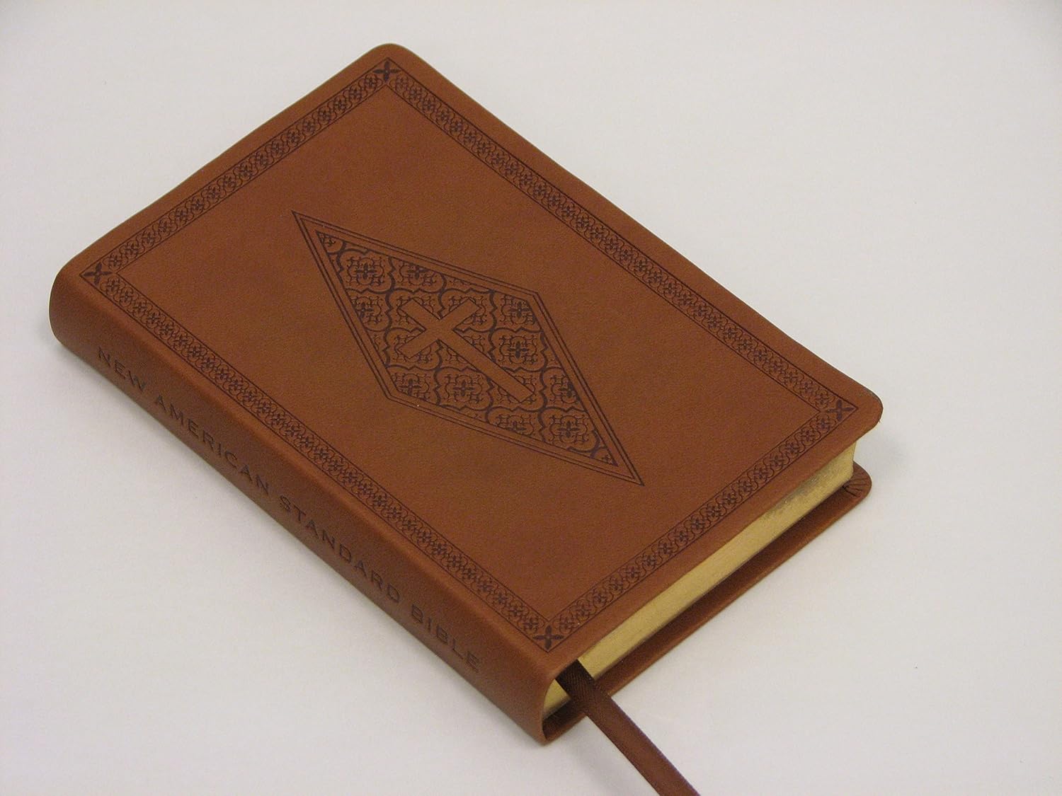 NASB Compact Bible, Brown Diamond/Cross, LT: The Lockman Foundation ...