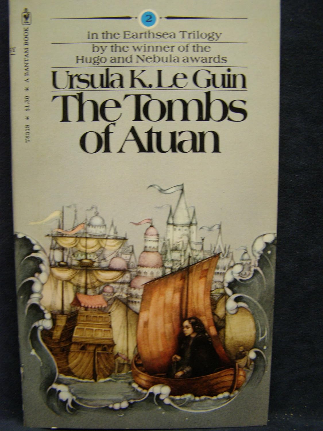 The Tombs of Atuan (Earthsea Trilogy, Vol. 2): Ursula K. Le Guin, Neil ...