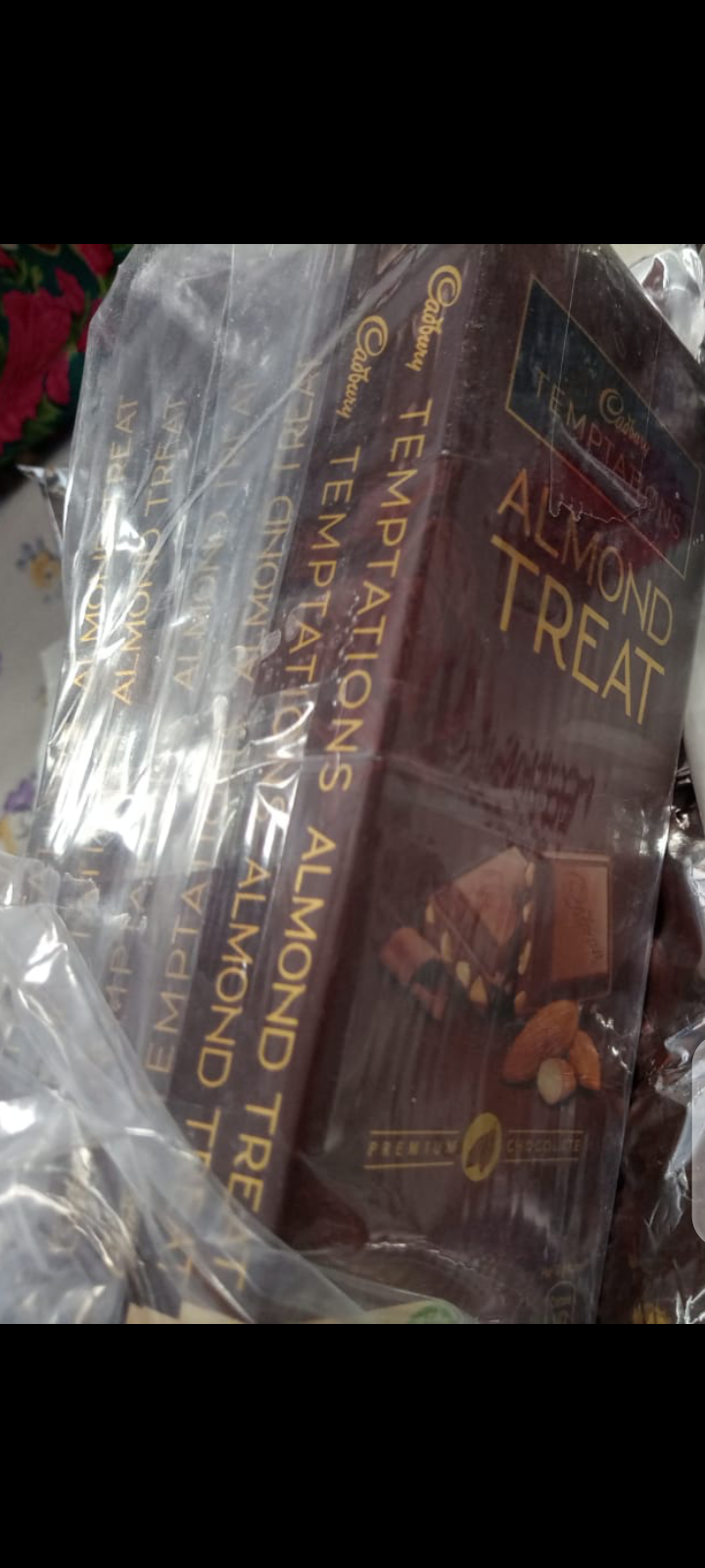 Cadbury Temptations Almond Treat Premium Chocolate Bar, 70 gram (Pack ...