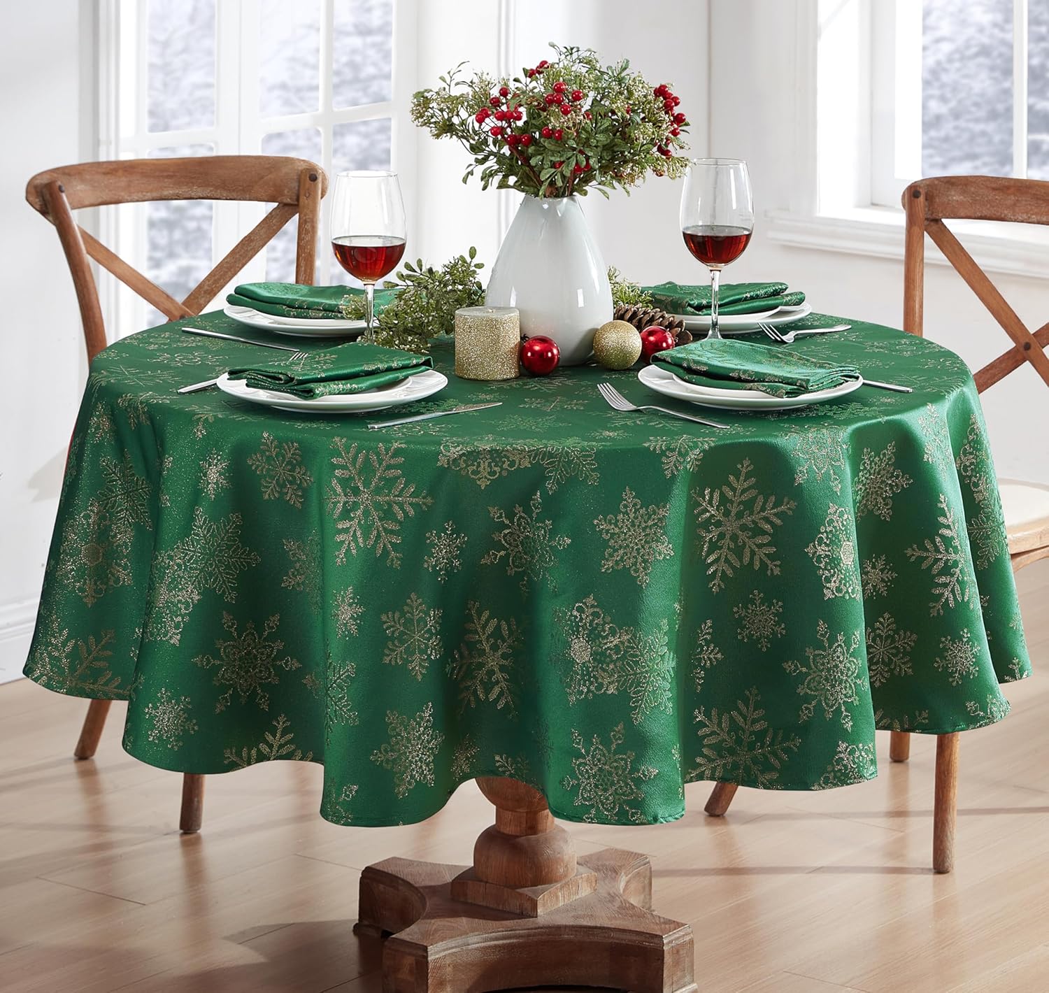 Amazon.com: Newbridge Fancy Metallic Snowflake Christmas Fabric ...