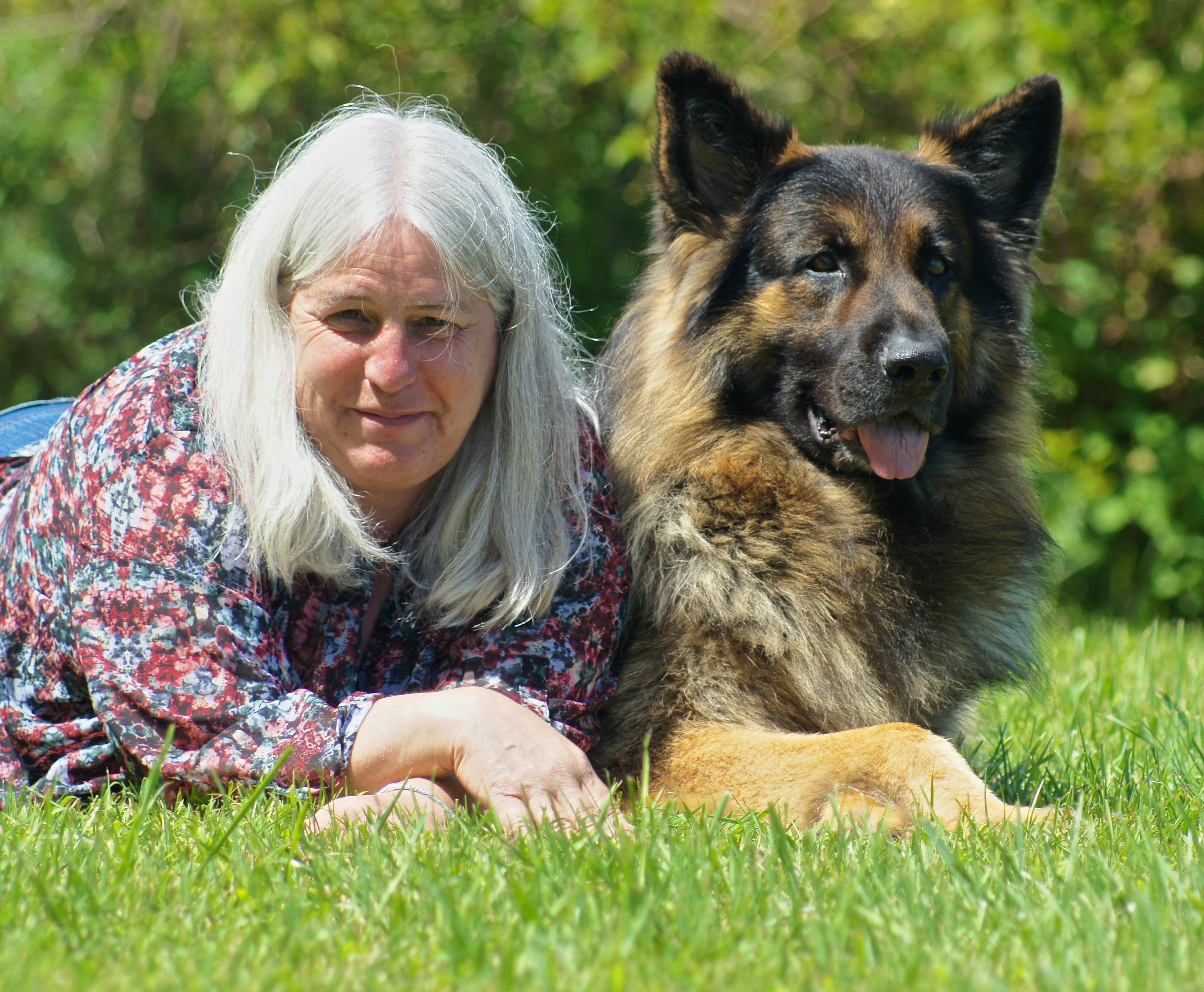 Amazon.com: Suzanne Clothier: books, biography, latest update