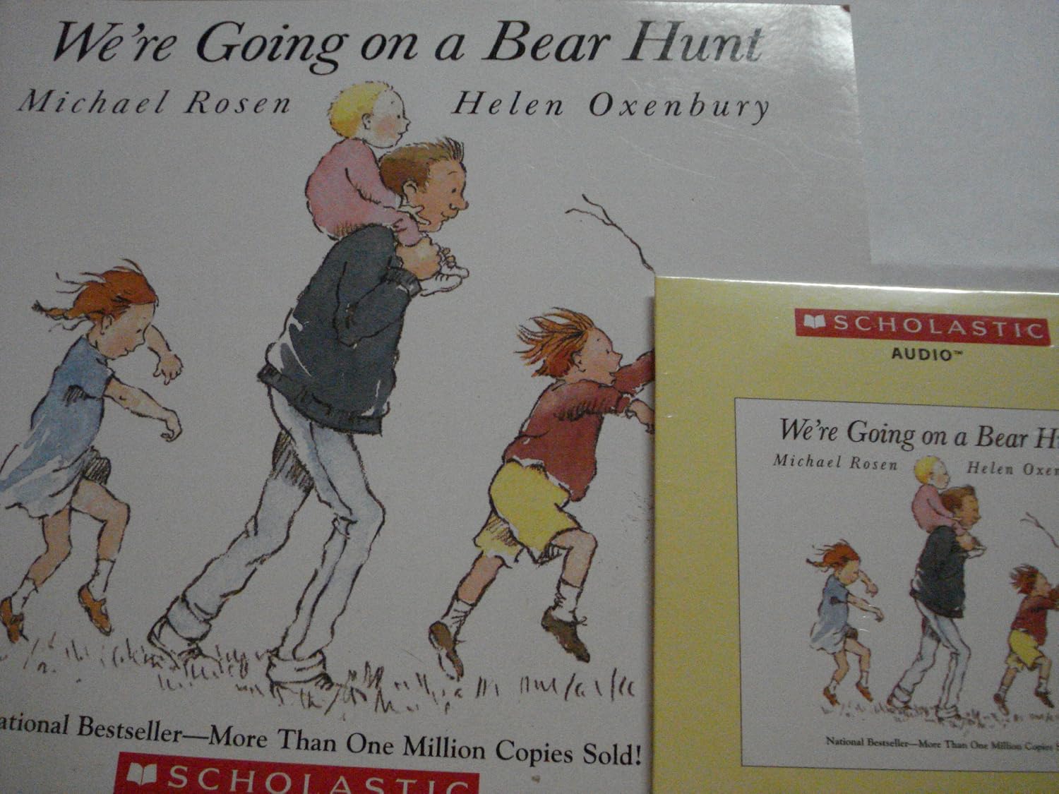 We're Going on a Bear Hunt Book & Audio CD : Amazon.co.uk: Books