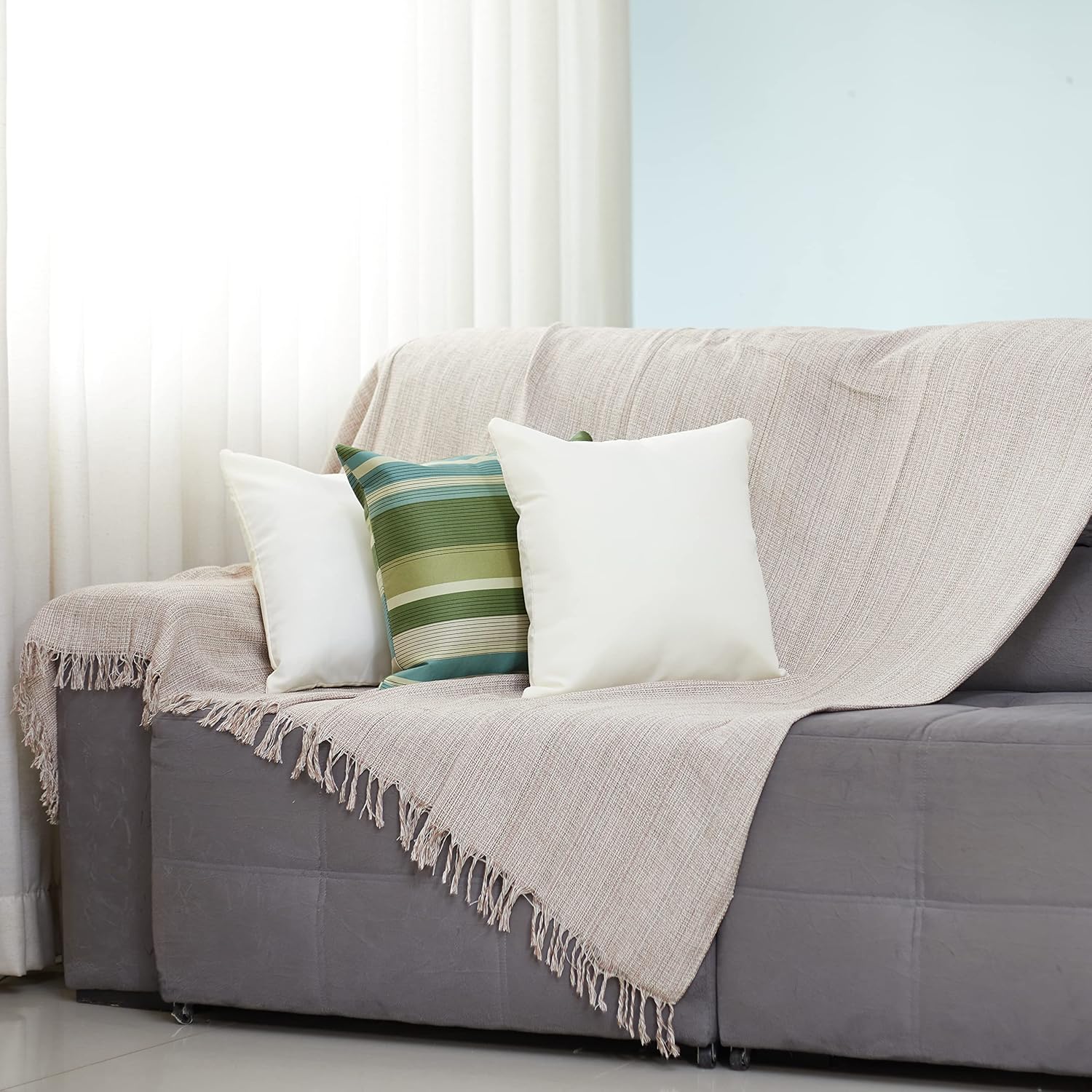 Sofa cinza combina com qual cor de manta? Descubra aqui! - Casa do Sofá