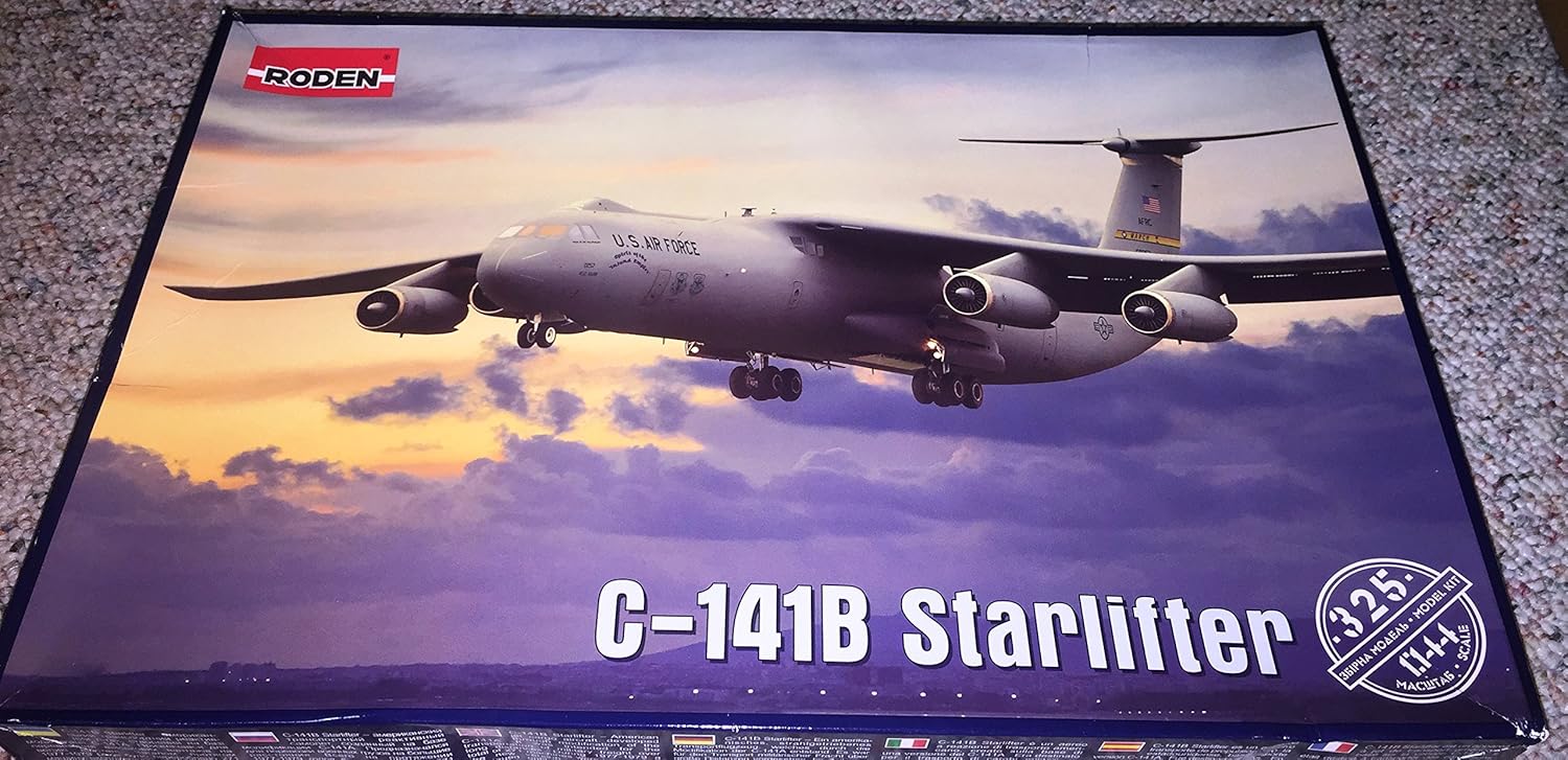 Amazon.com: Roden 325 – Model Kit Lockheed C-141B Starlifter : Arts ...